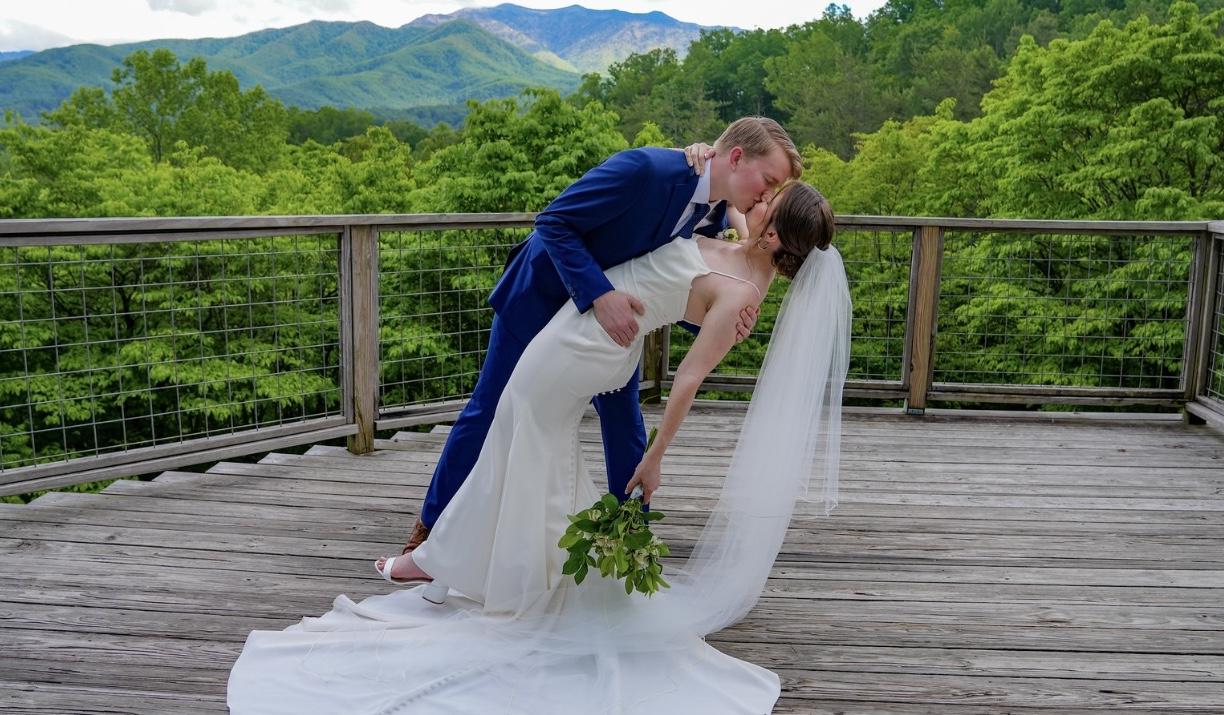 Hannah Jarolim and Landon Shell's Wedding Website