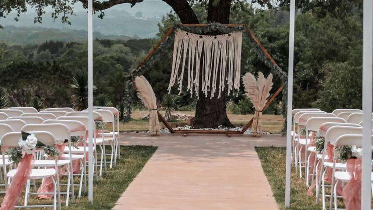 Monarch Meadows Farm | Wedding Venues | Cost, Reviews & Photos | Zola