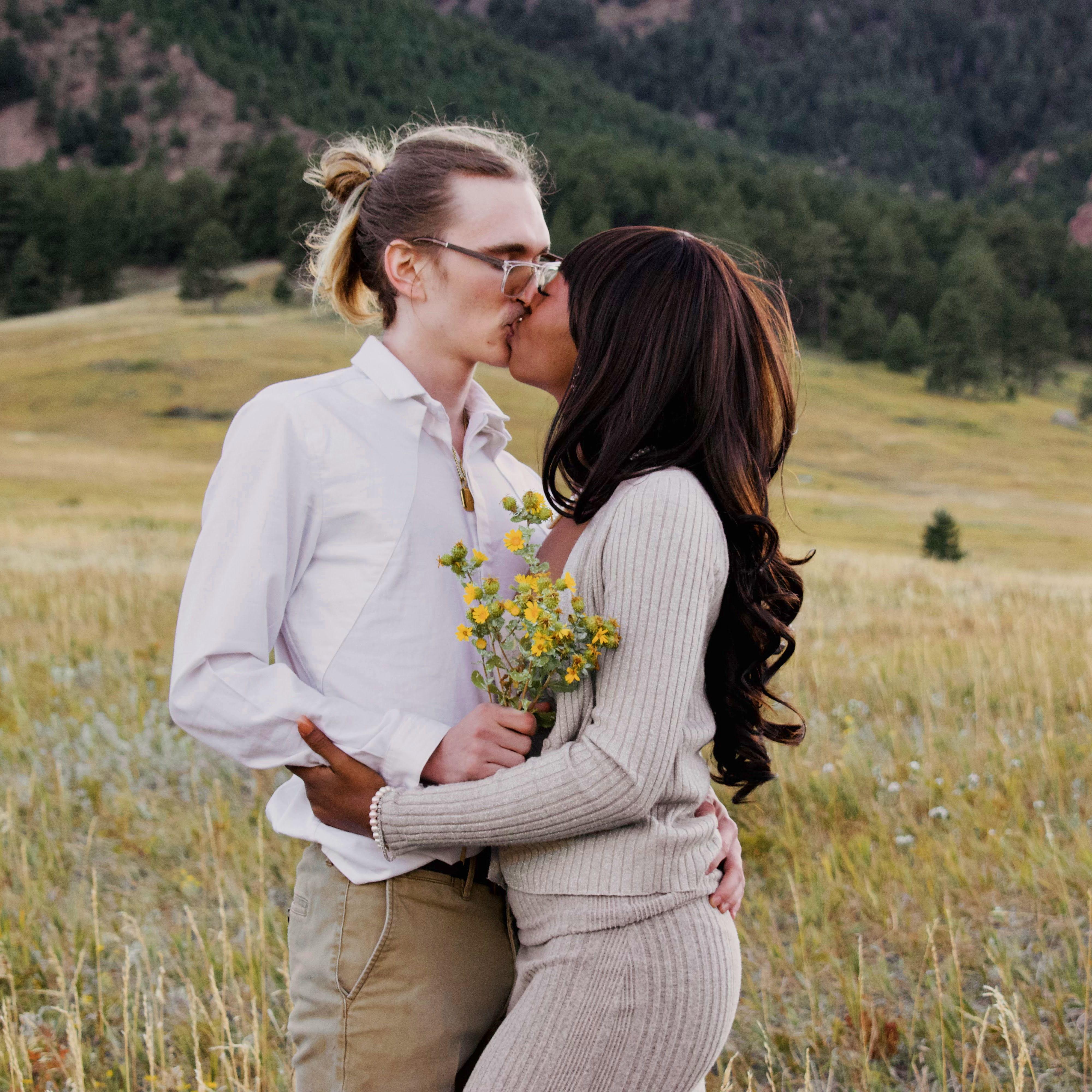 Annjanette Hutchinson and Henry Pettit's Wedding Website