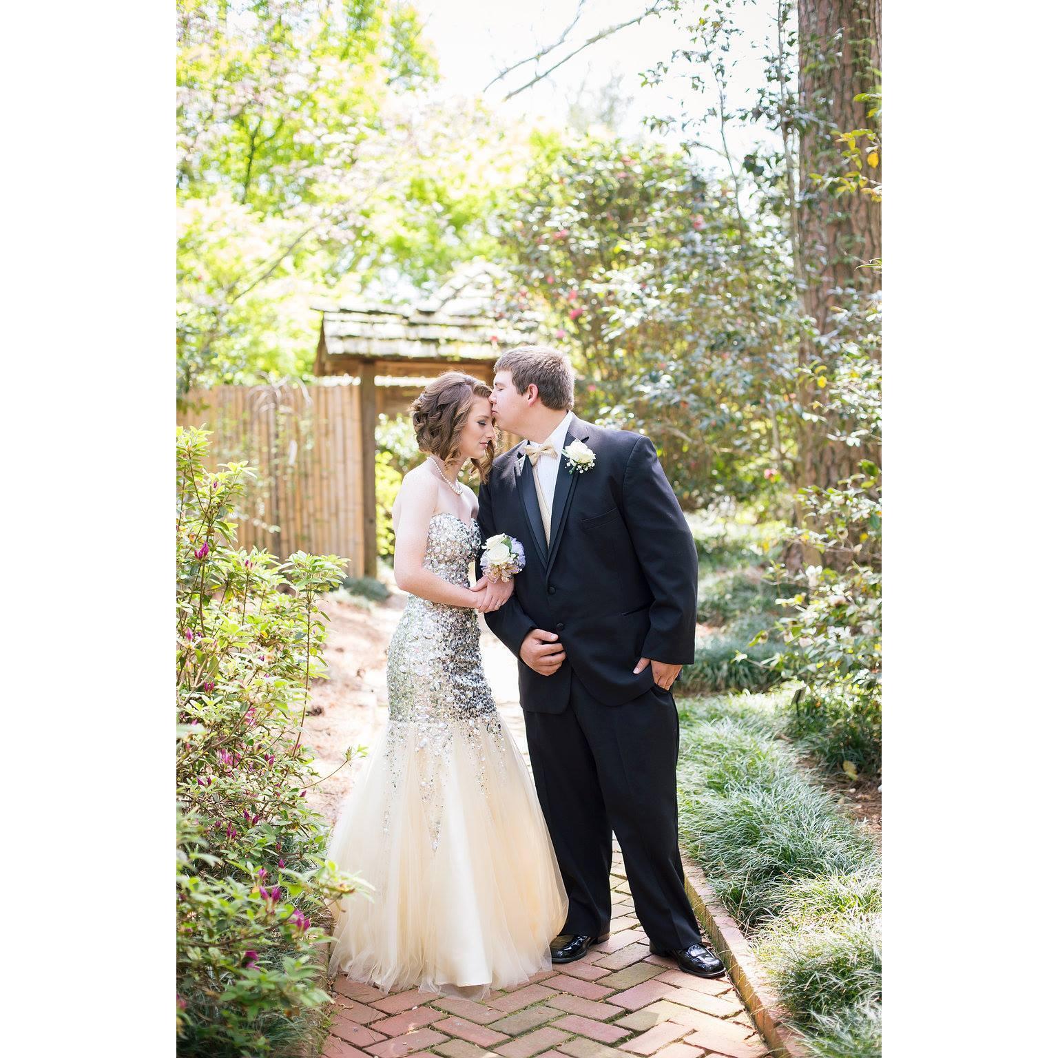 Tori Klingler and Wesley Gandy's Wedding Website