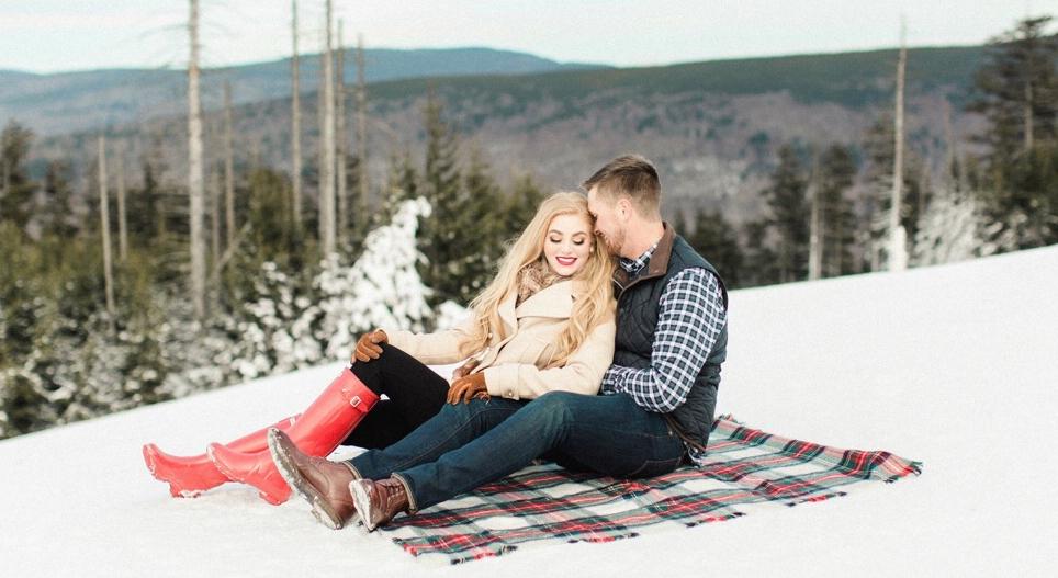 Ashley Wagoner and Gregory Doolittle's Wedding Website