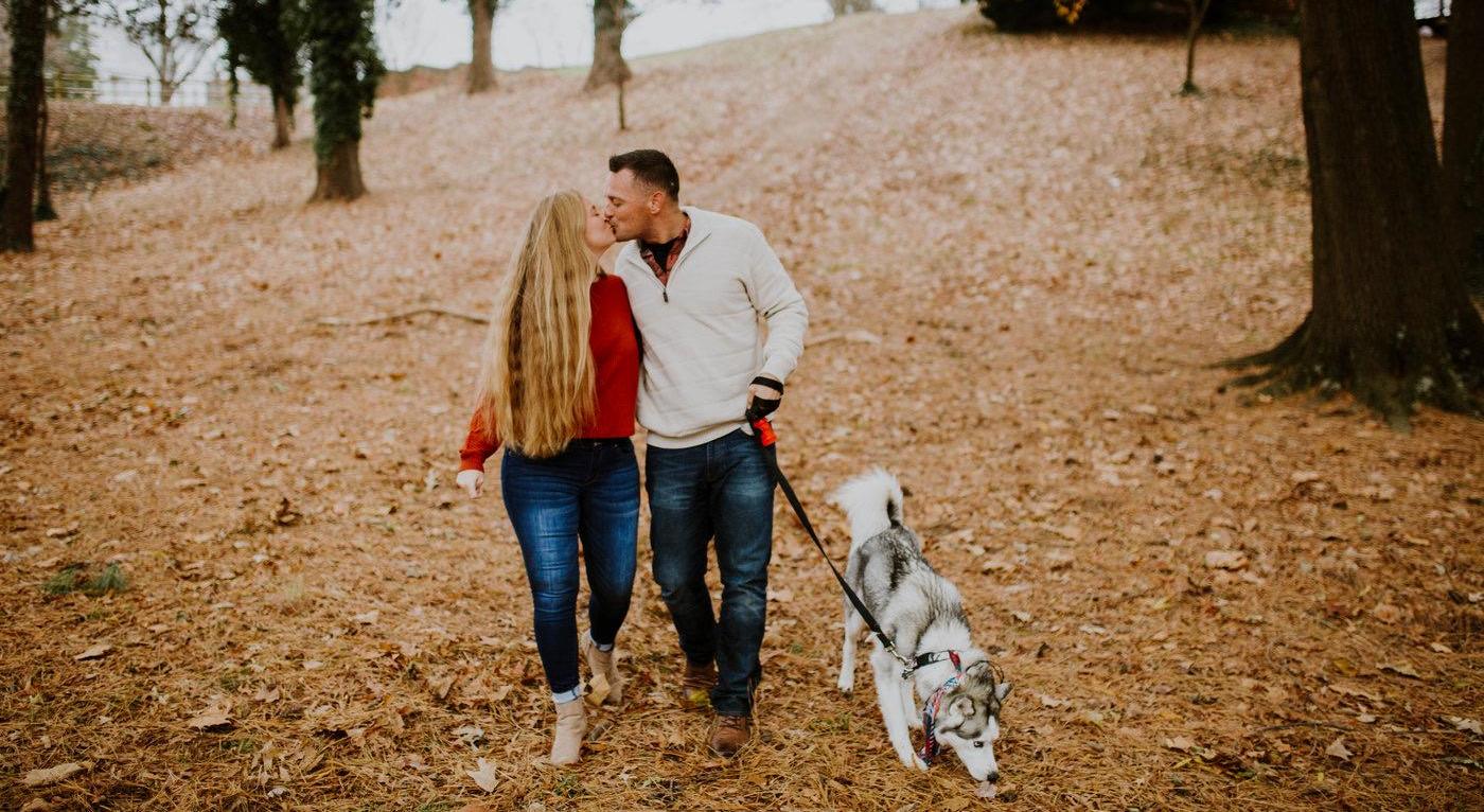 Laura Resio and Justin Simms' Wedding Website