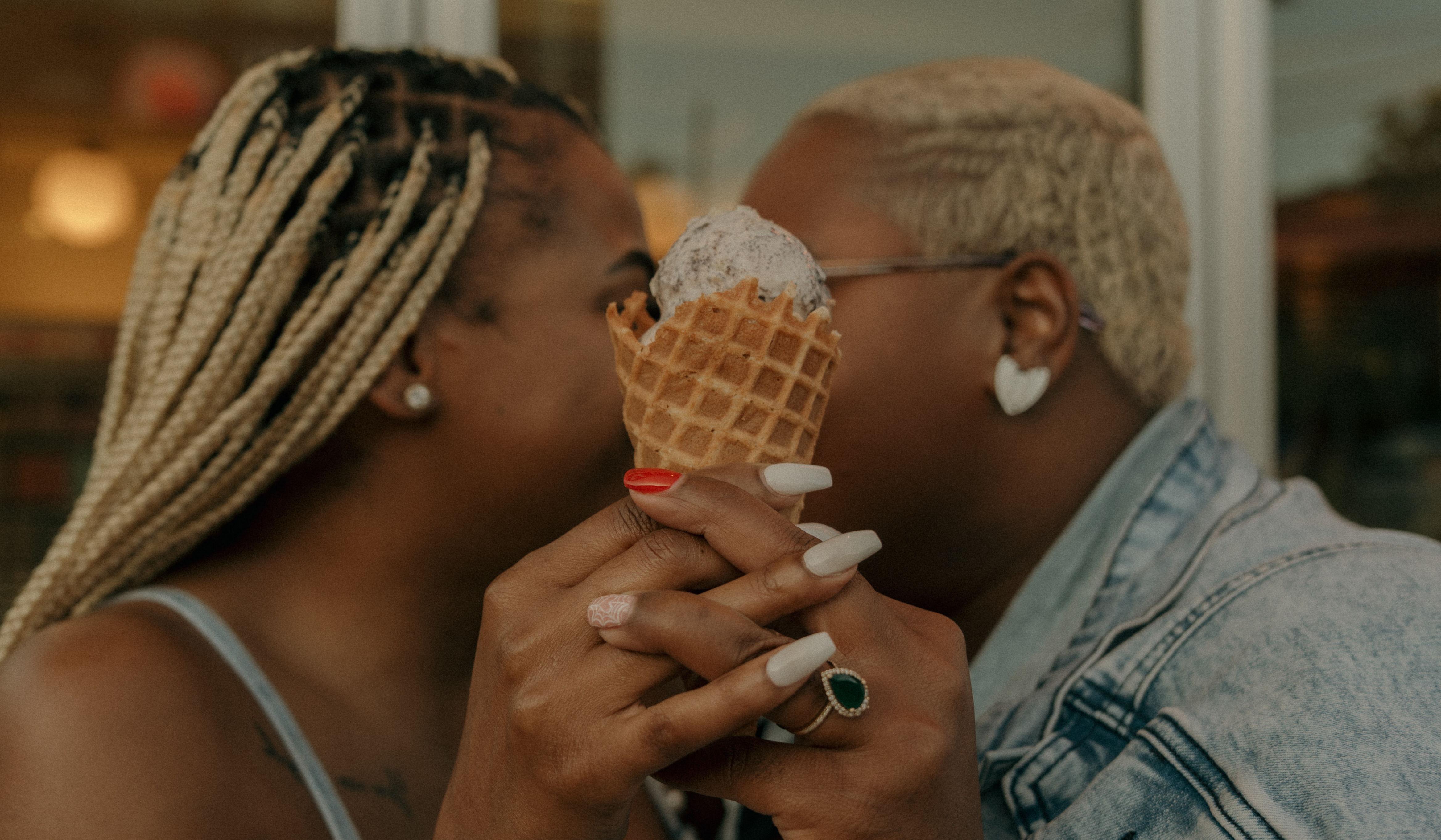 Lea Randolph and Roshanda Johnson's Wedding Website