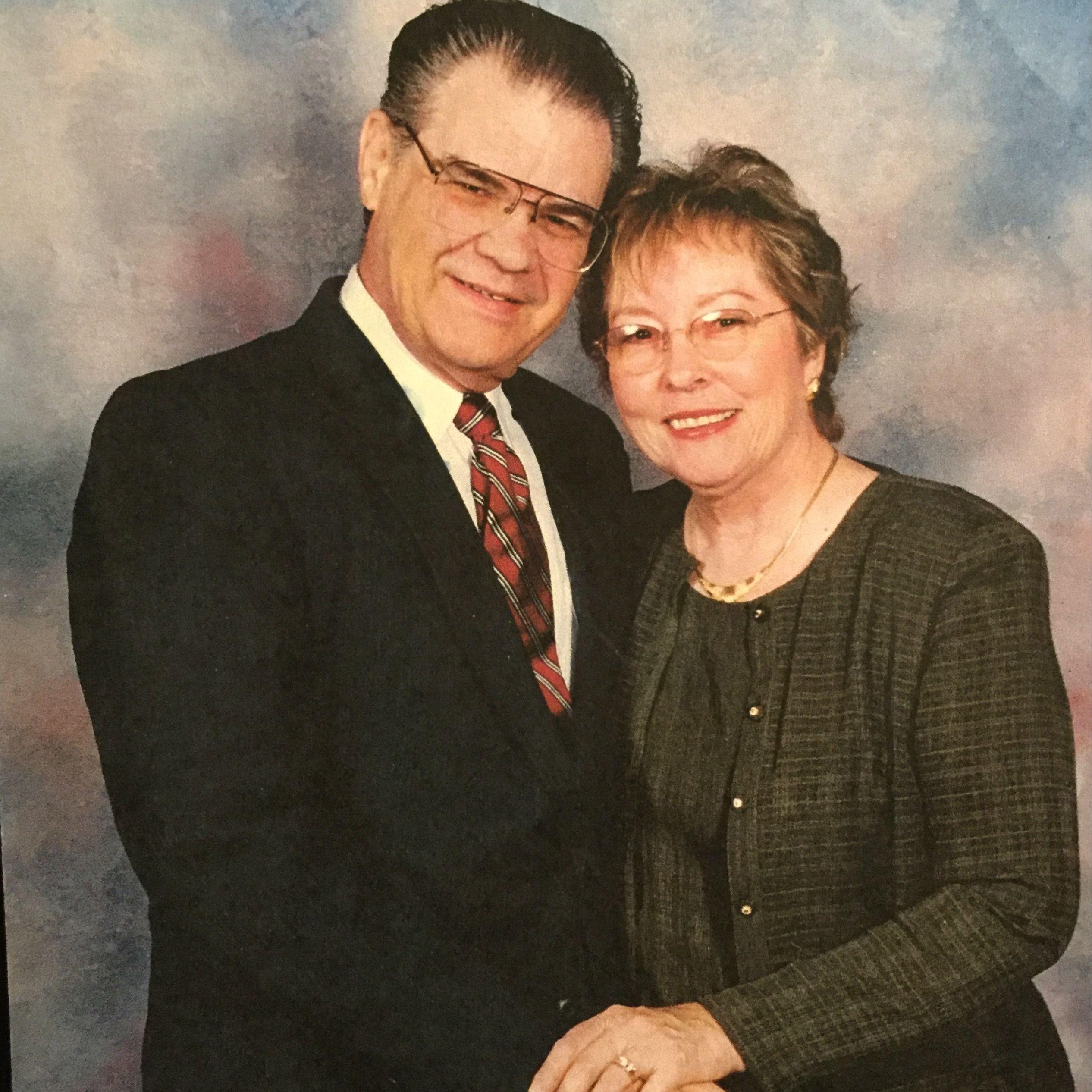 Charla Shawver-Gildersleeve and Alan Schiro's Wedding Website