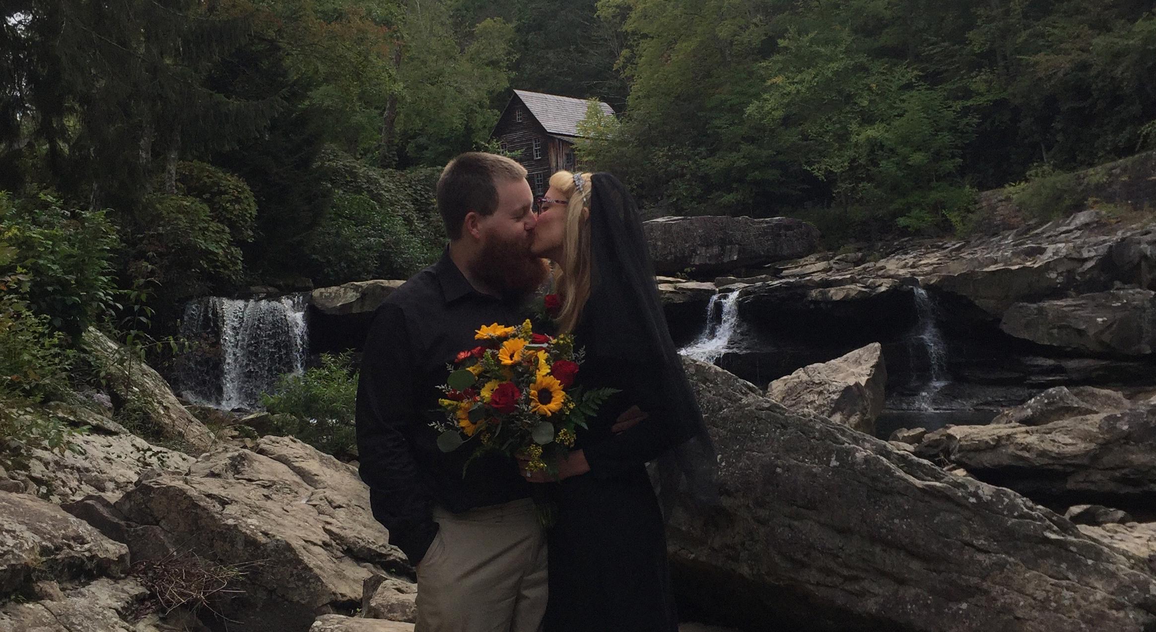 Luke Doss and Caitlyn Feamster's Wedding Website
