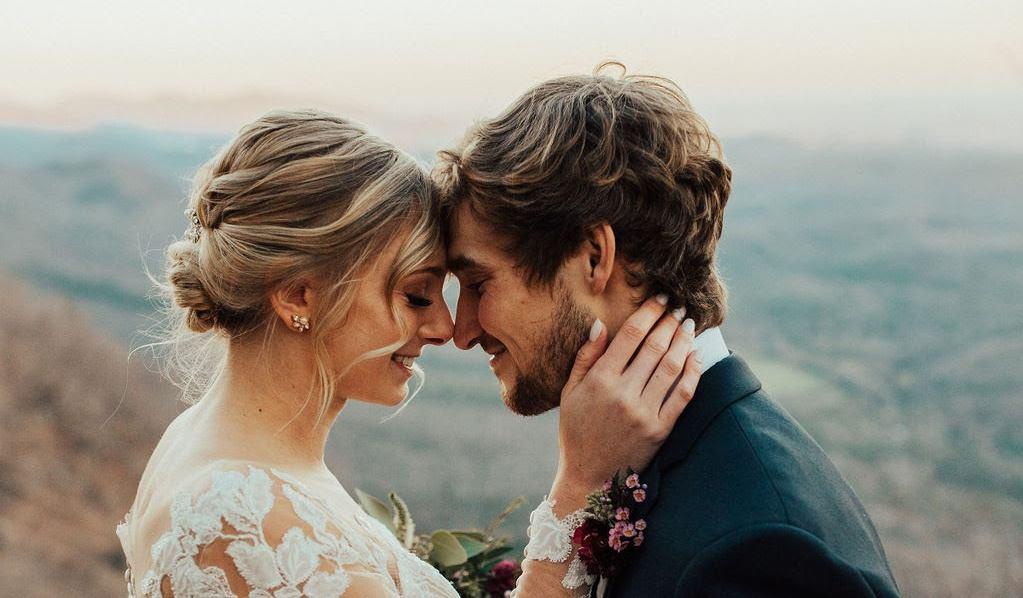 Carlin Moorhead and Garrett Moorhead's Wedding Website