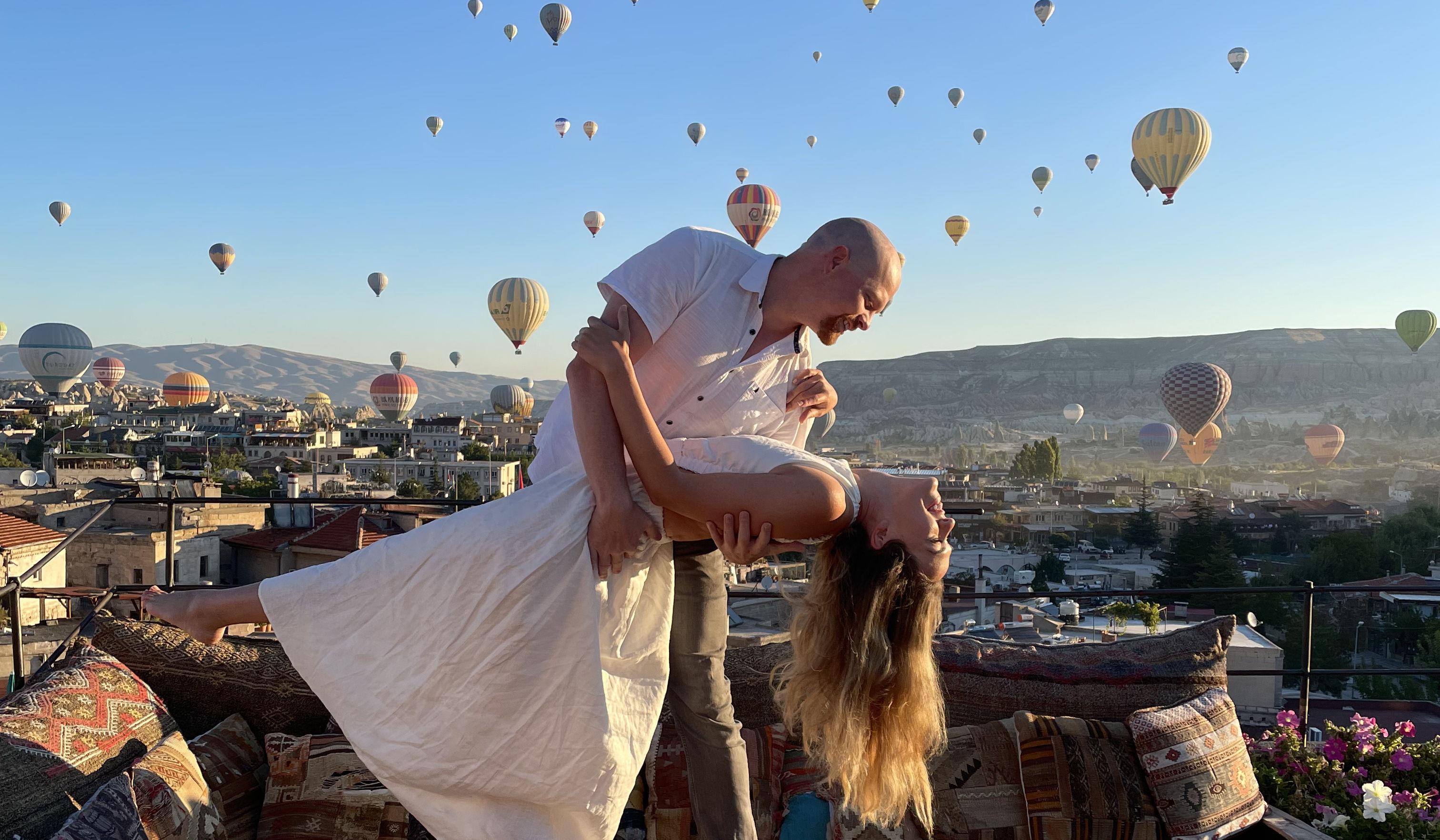 Lady Ashley Nicole Therese Crouch and Sir Jacob Joseph Edmund Uhlenkott ...