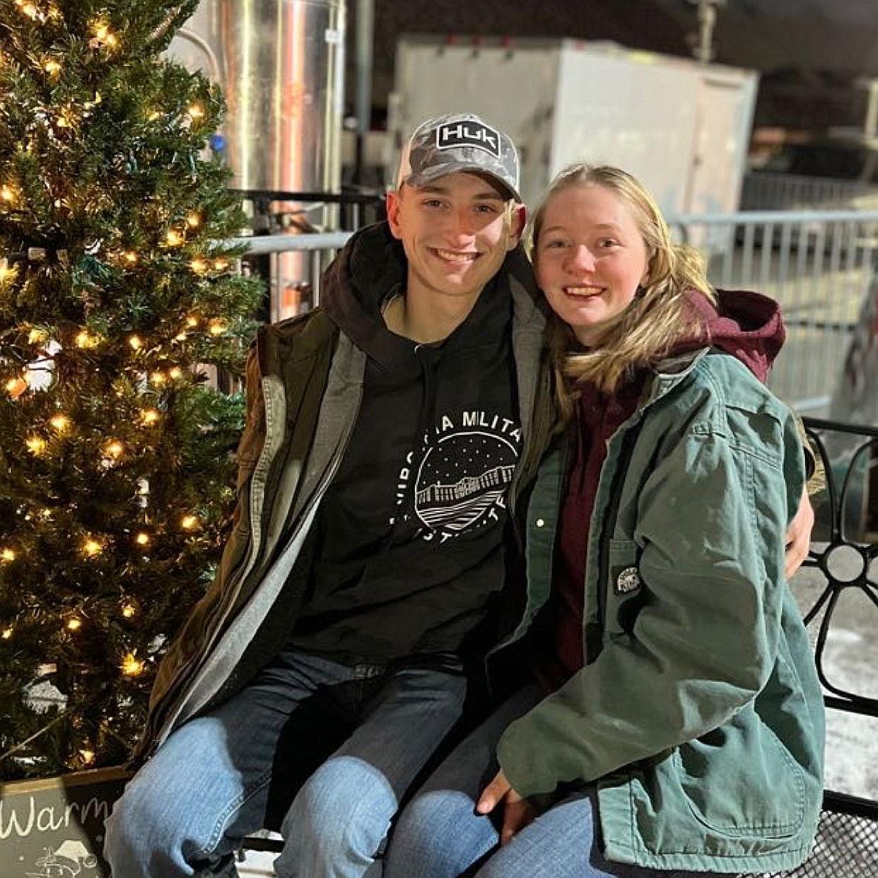 Rebecca Cunningham and Justice Rozic's Wedding Website