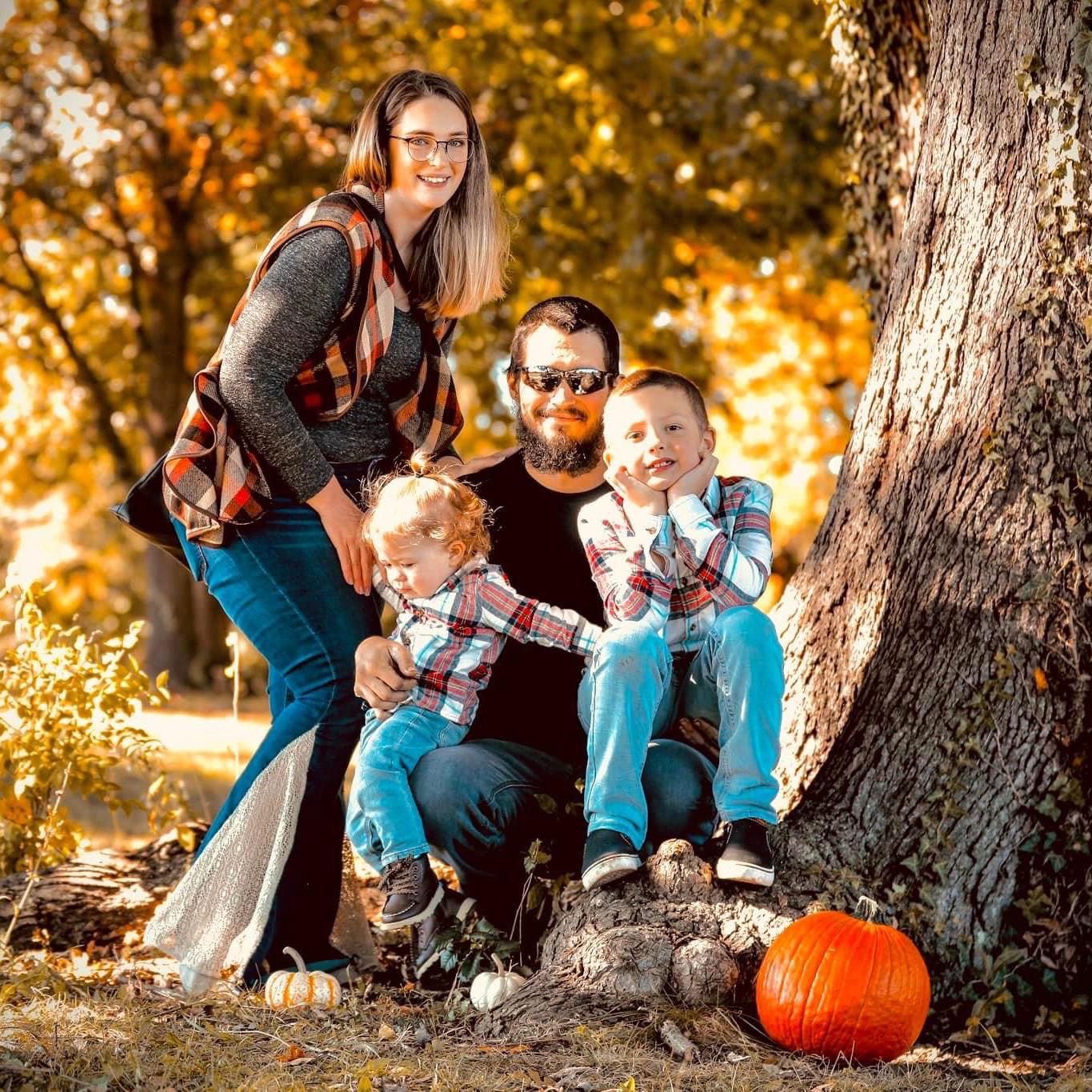 Sabrina Brashear and Joshua Foster's Wedding Website