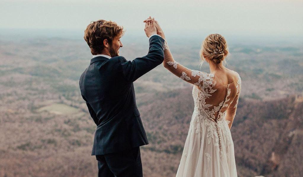 Carlin Moorhead and Garrett Moorhead's Wedding Website