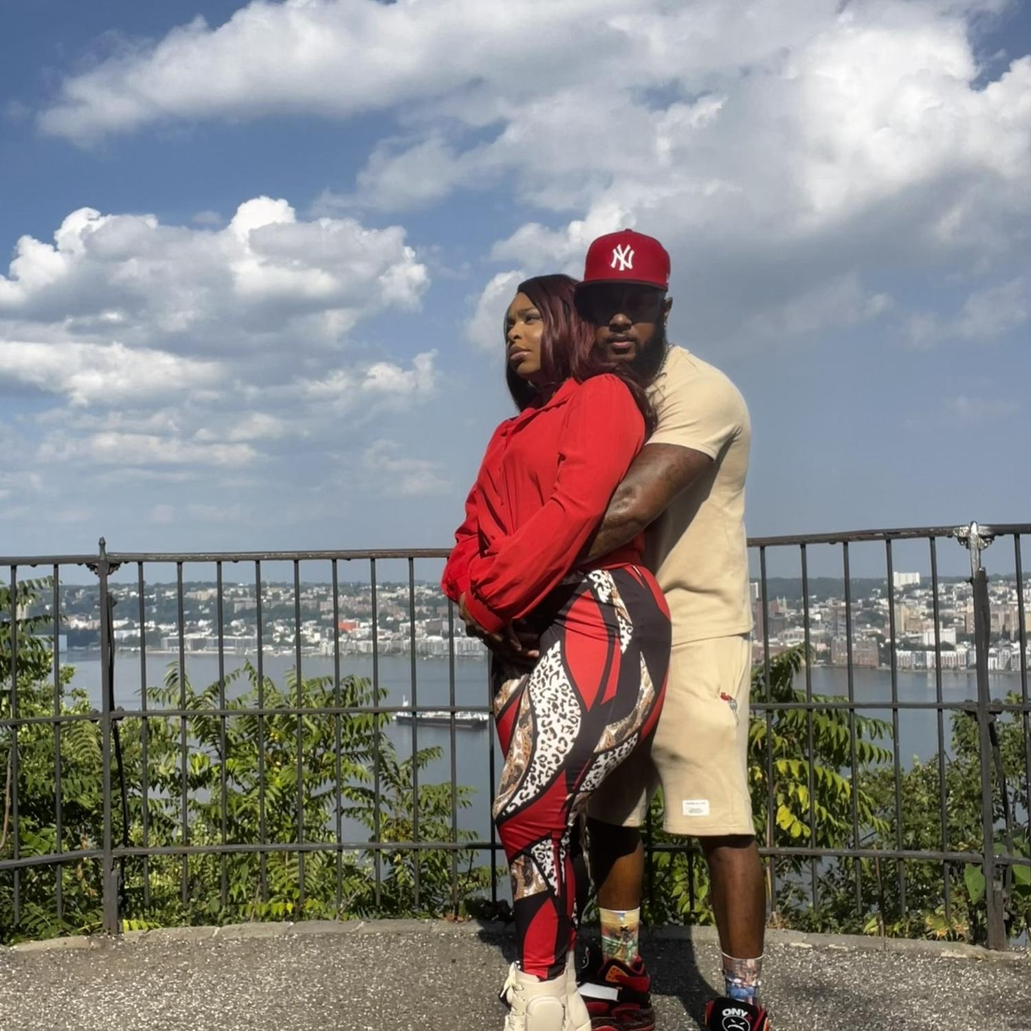 La’Toya Martin and Robert Raymond's Wedding Website