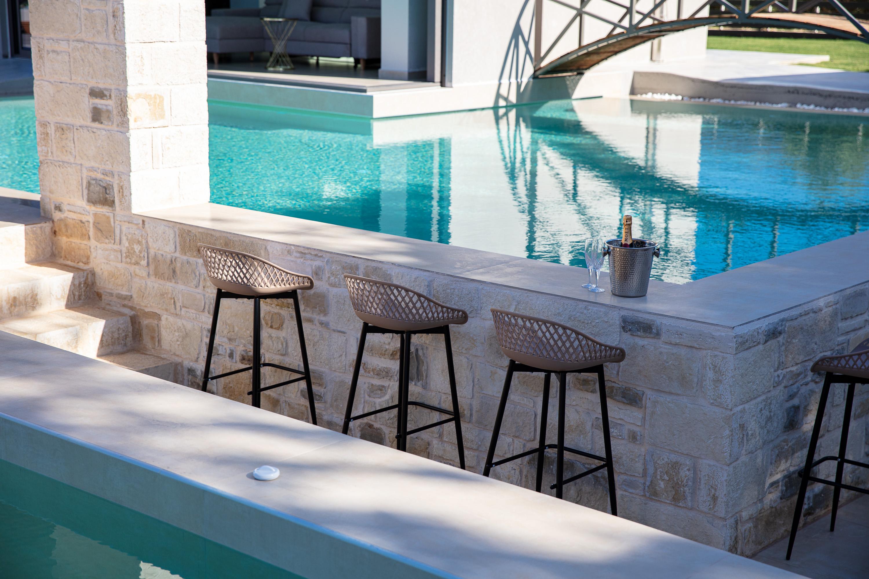 A Week In Crete , and The time Of your Life !'s Wedding Website