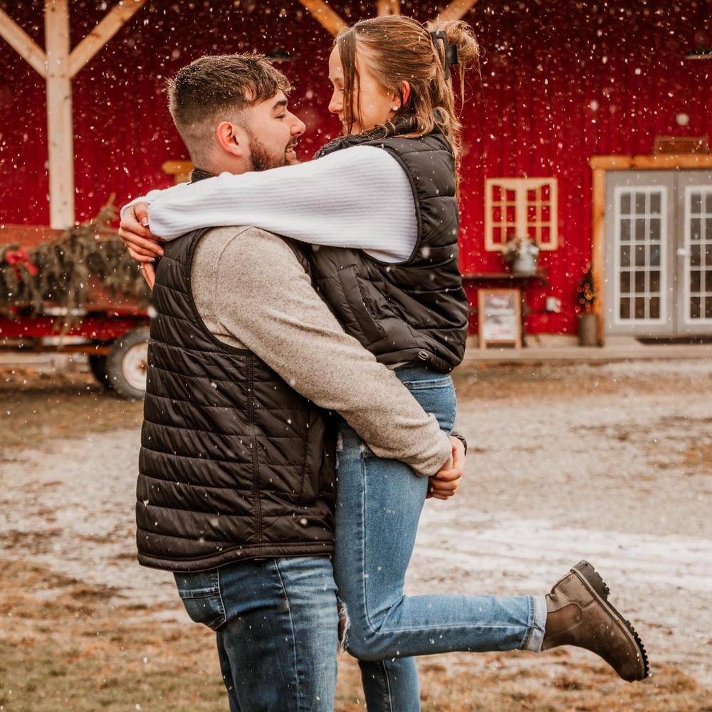 Jordyn Lynn and Tyler Finley's Wedding Website