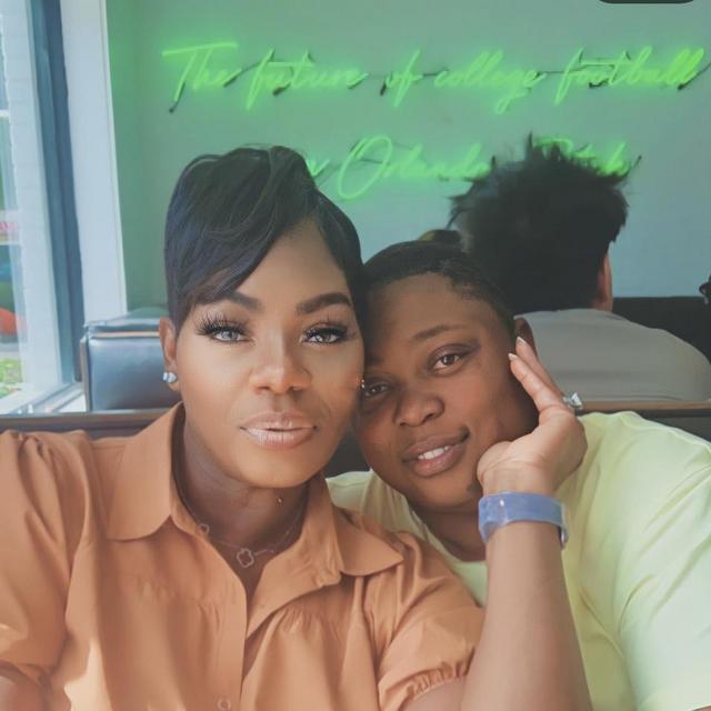 Jessica Fagins and Patricia Copeland's Wedding Registry on Zola