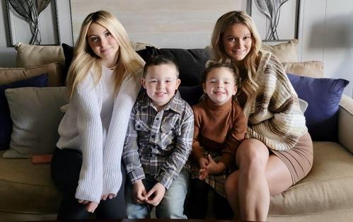 Leanne Lavin and Anthony Gonzalez's Wedding Website