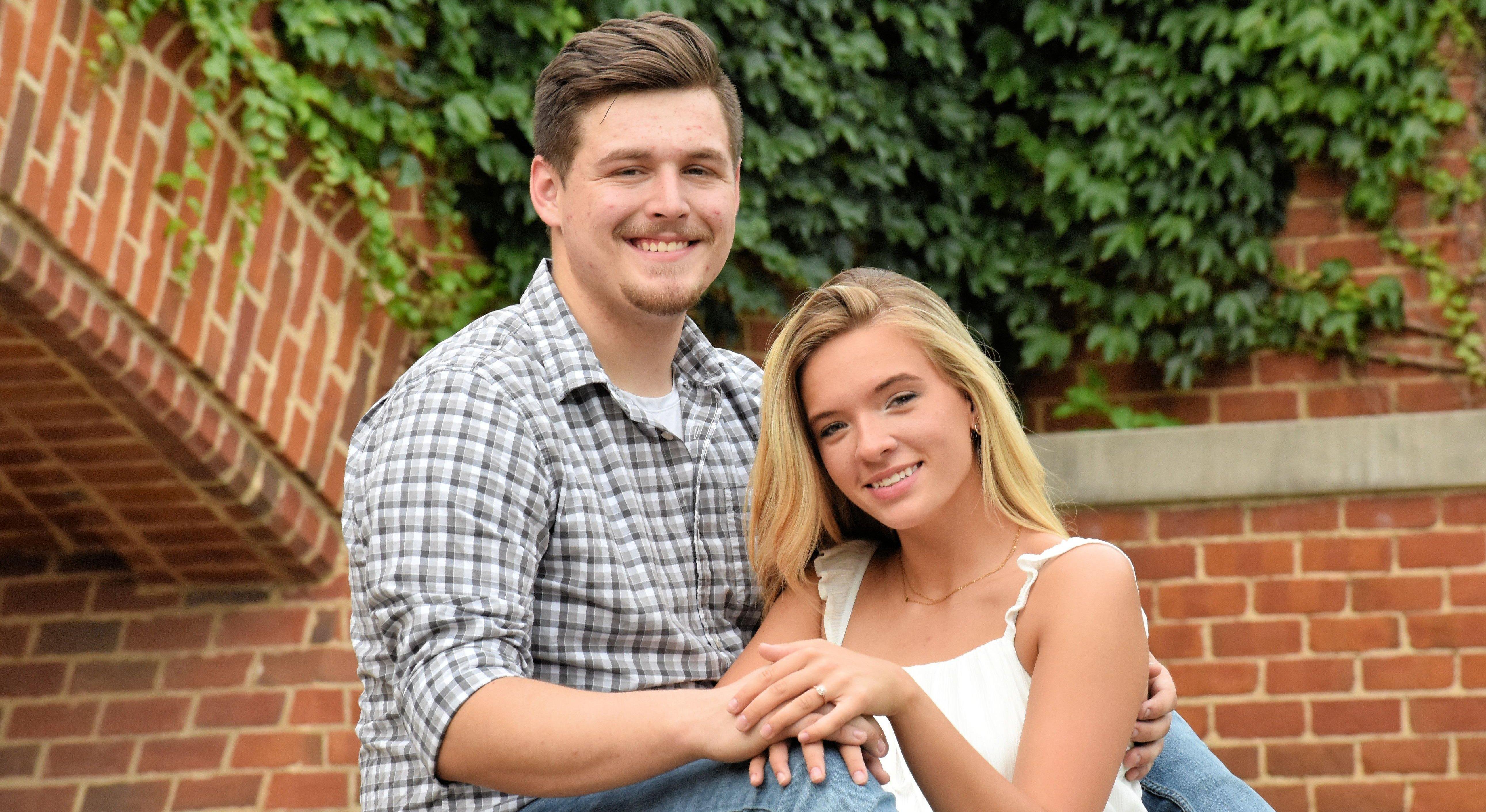 Sarah Lauer and Garrett Roe's Wedding Website