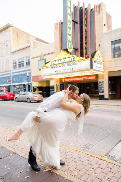 Taylor Barr and Michael Oakes' Wedding Website