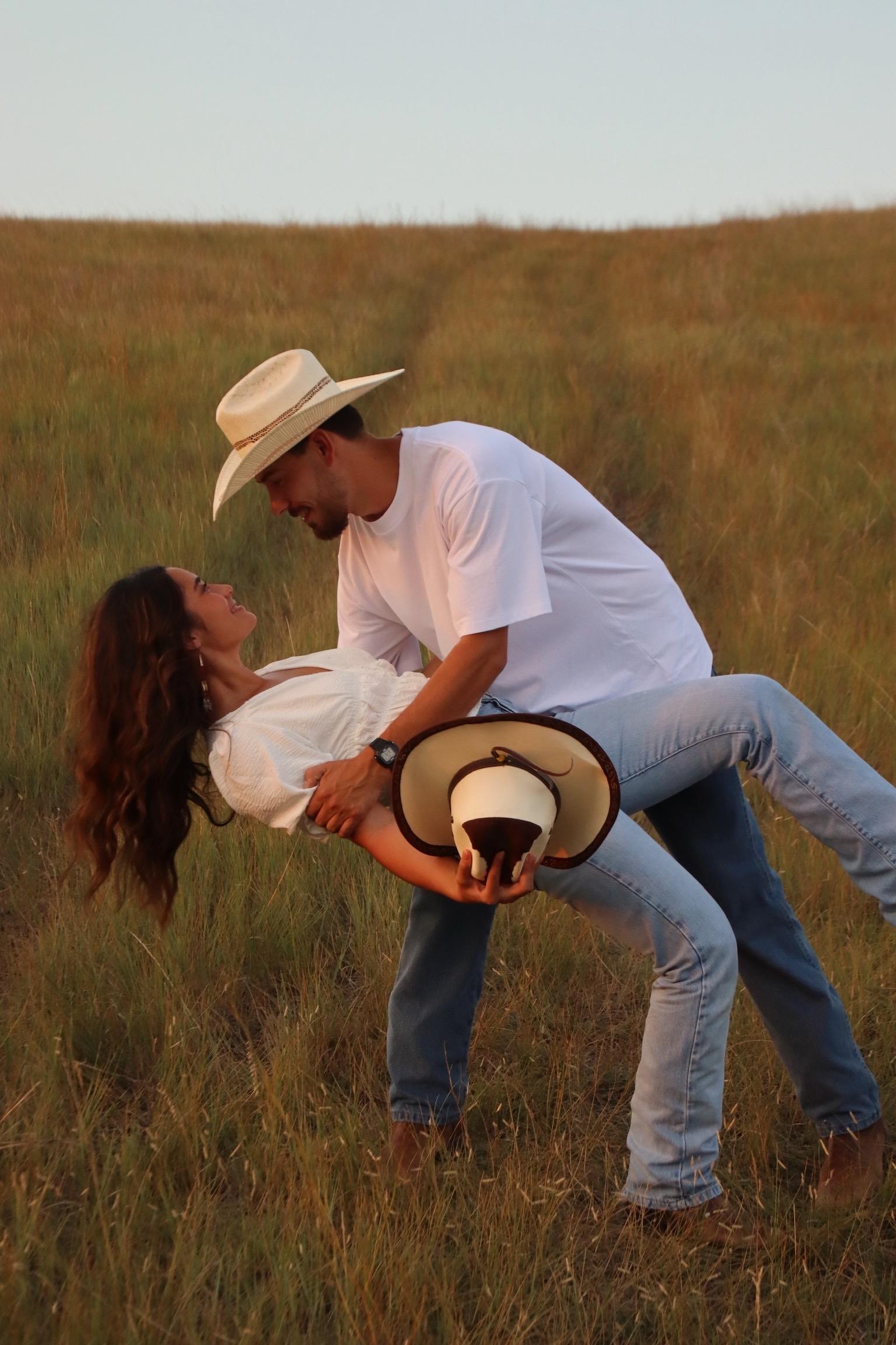 Madelynn Fain and Andrew Thomas' Wedding Website