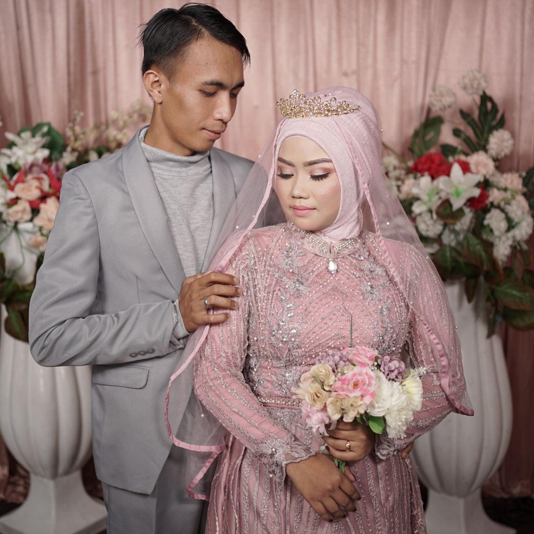 ERNI FATMAWATI and MUHAMMAD APRIZAL's Wedding Website
