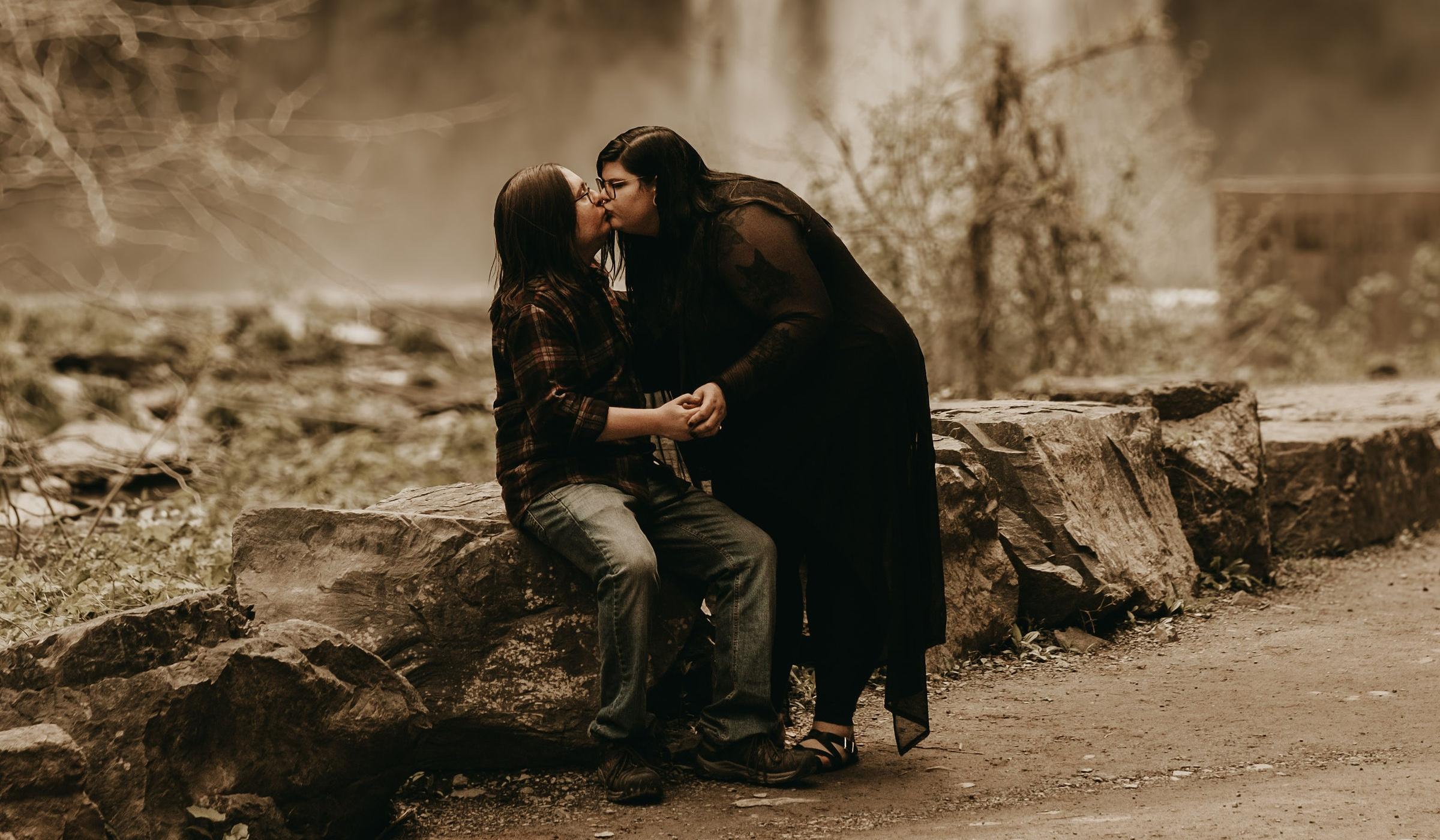 Cari-Leigh Vang and Justin Lenzi's Wedding Website