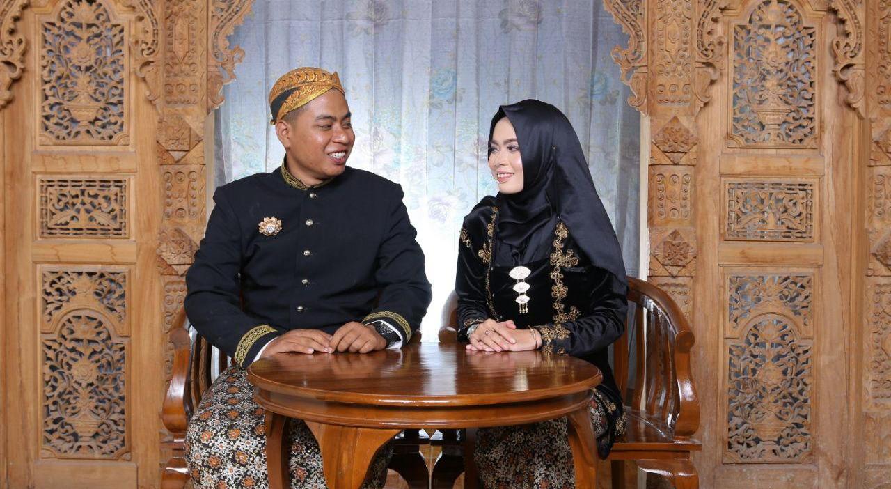 Muhammad Usnaeni and Diah Ayu Setyaningrum's Wedding Website