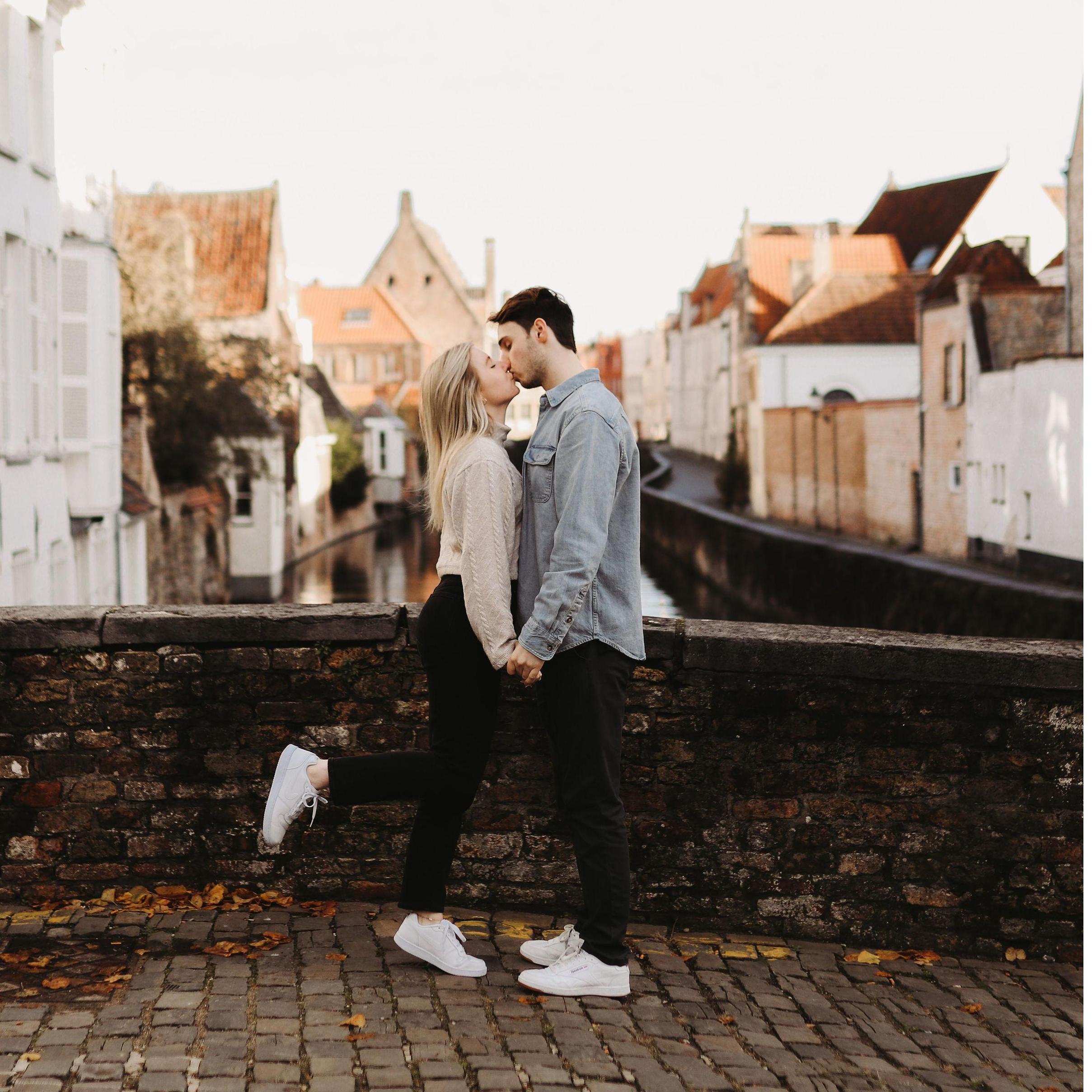 Robyn Sharp and Tim Ustica's Wedding Website