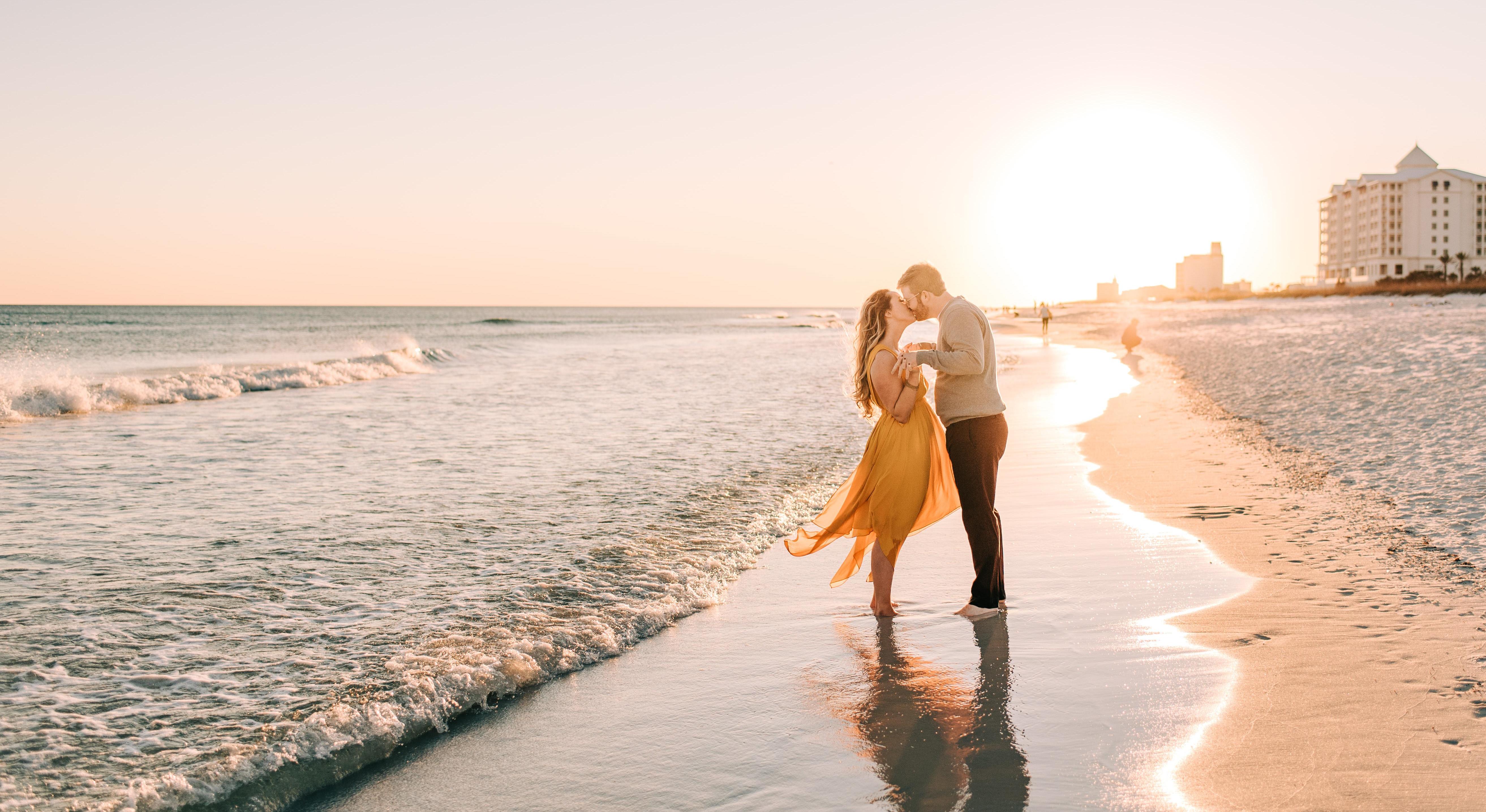 Nicole Thornton and Colin Cyrus' Wedding Website