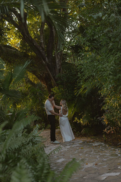 Hannah Kraus and Alexander Looney's Wedding Website