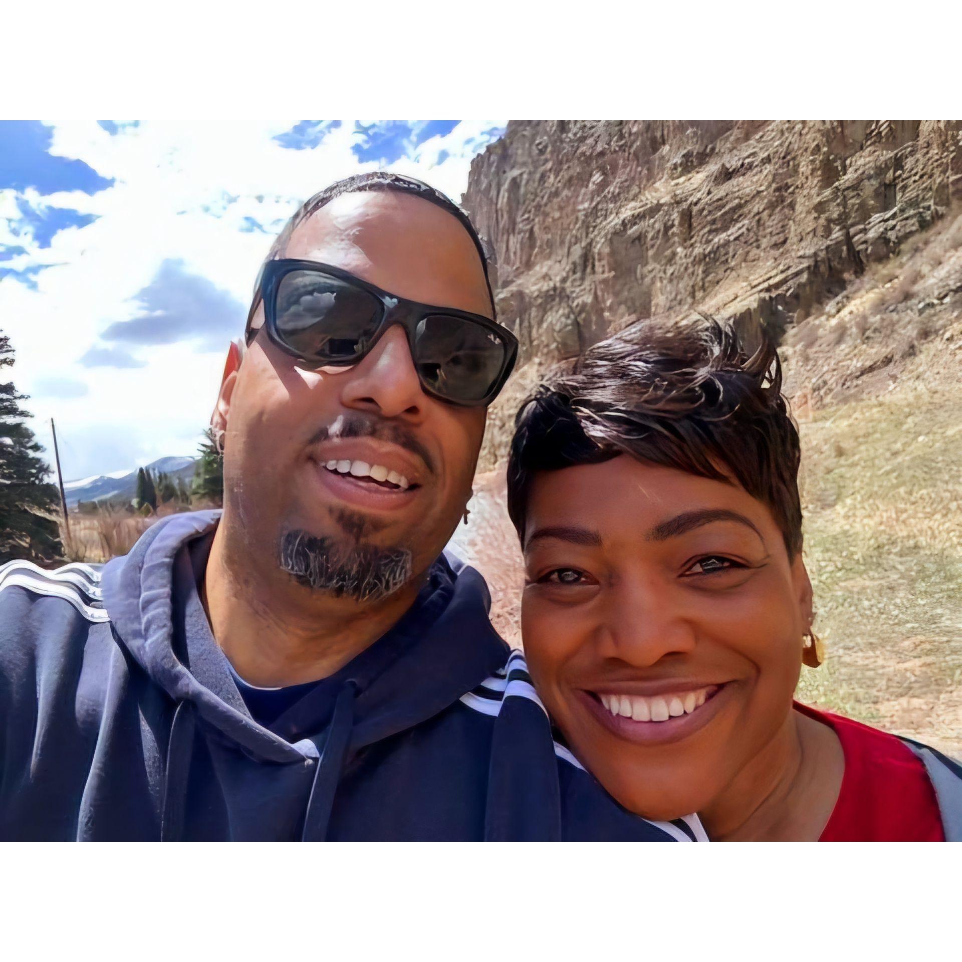 Cynthia Bellamy and Earl Farrell's Wedding Website