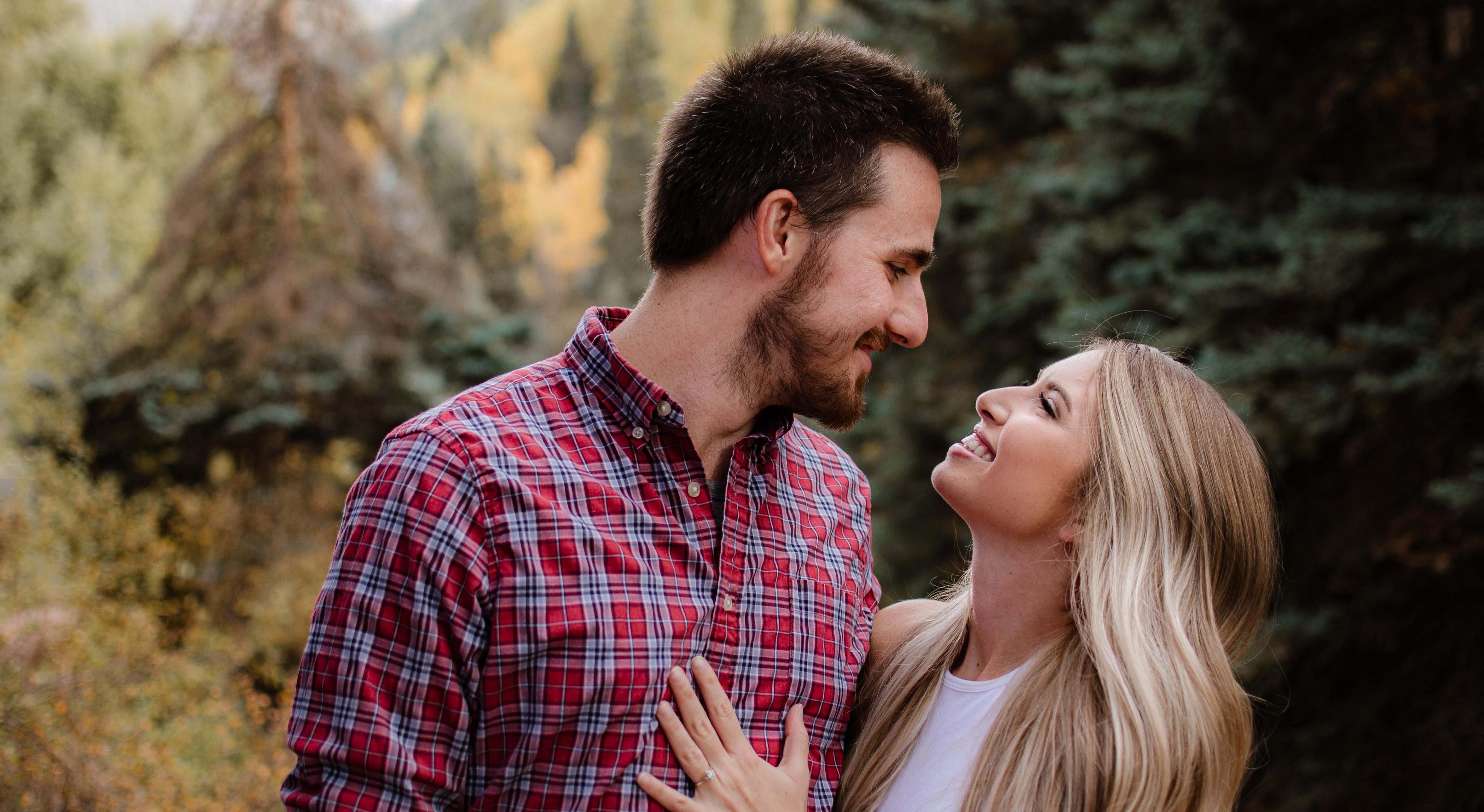 Rachel Gowen and Travis Velonis' Wedding Website