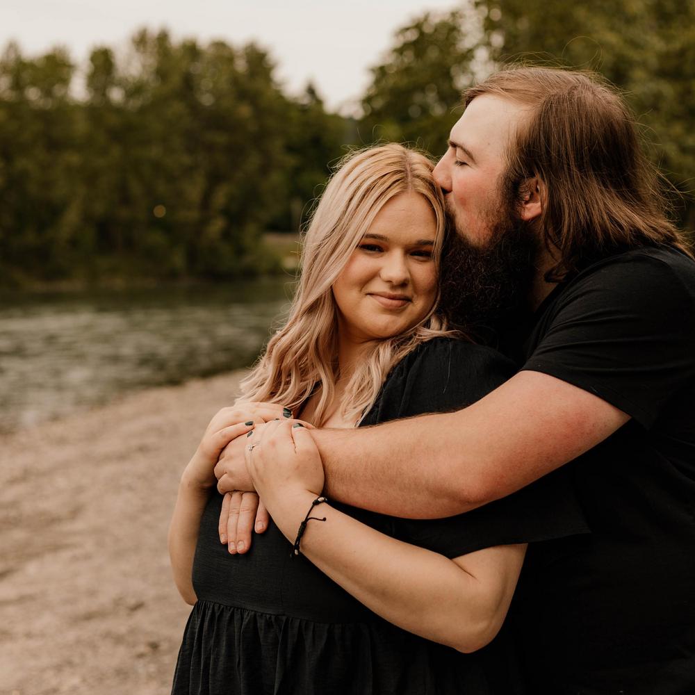 Kaylee Strahan and Austin Robb's Wedding Website