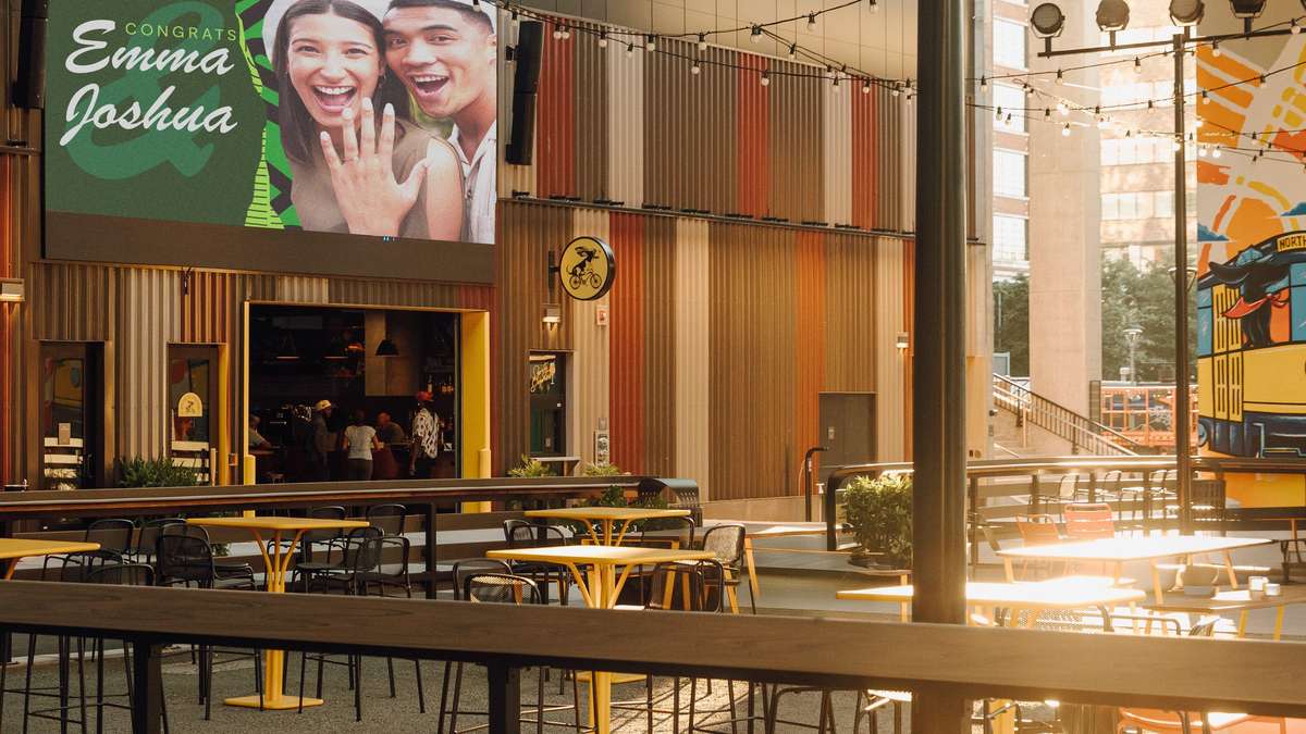 North Loop Green - Bassett Hound & The Green | Wedding Venues | Cost, Reviews & Photos | Zola