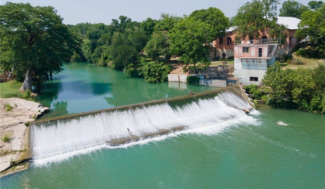 Maury Domengeaux and Chonny Sinjaroen's Wedding Website