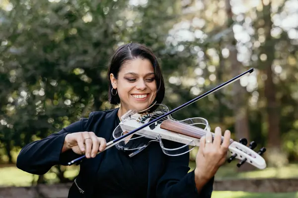 Stephanie Strings | Wedding Bands & DJs | Cost, Reviews & Photos | Zola