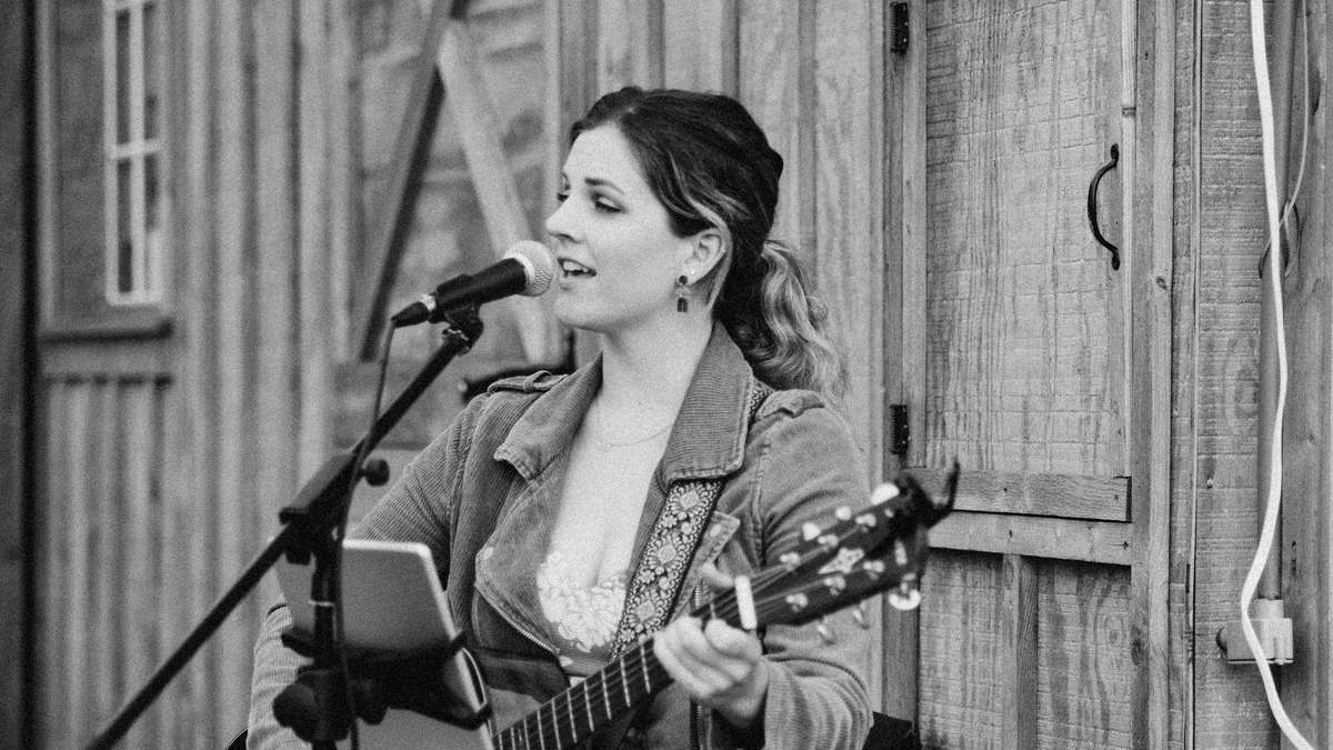 Sarah Coco Music | Wedding Bands & DJs | Cost, Reviews & Photos | Zola