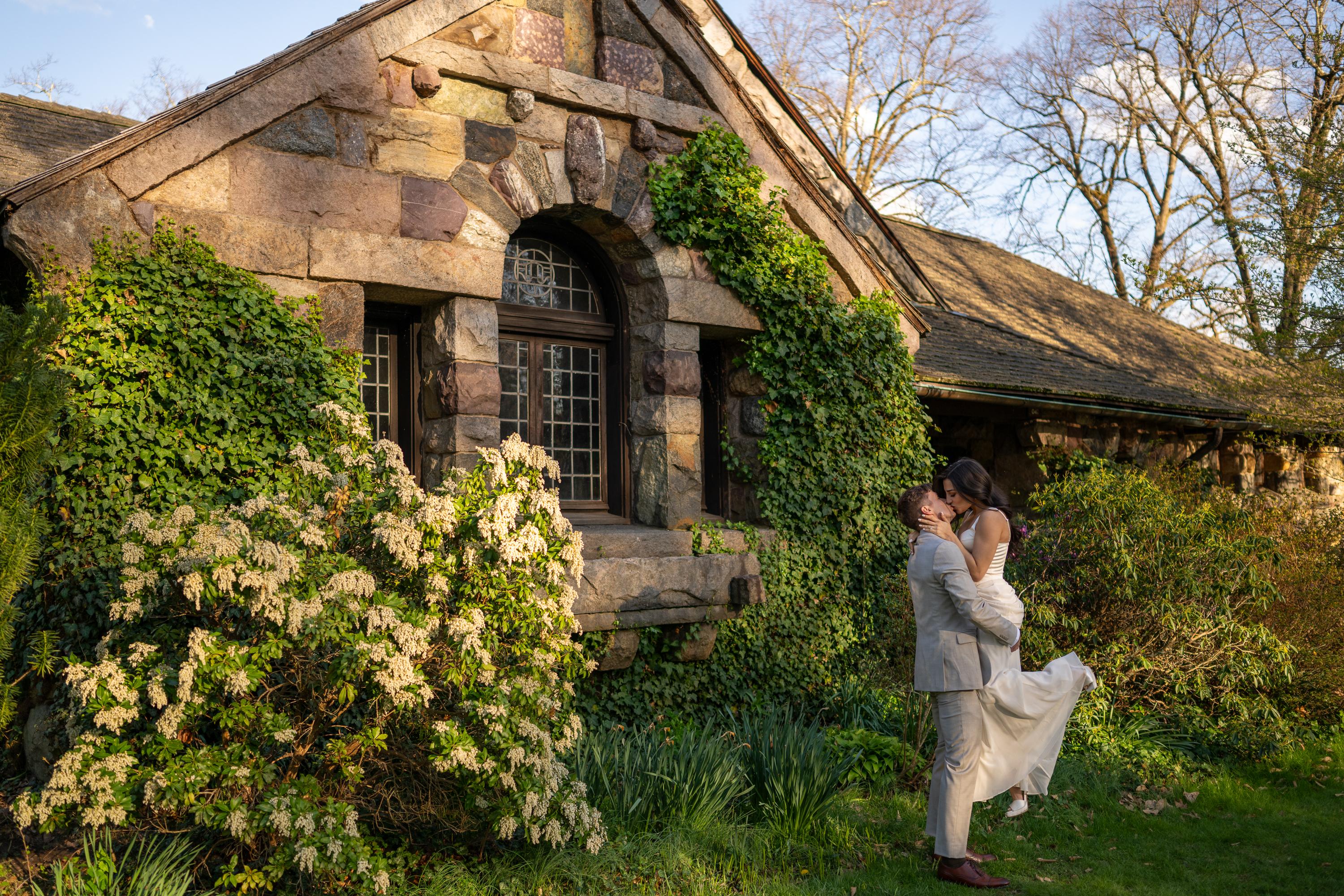 Maria Anagnostou and David Kachelries' Wedding Website