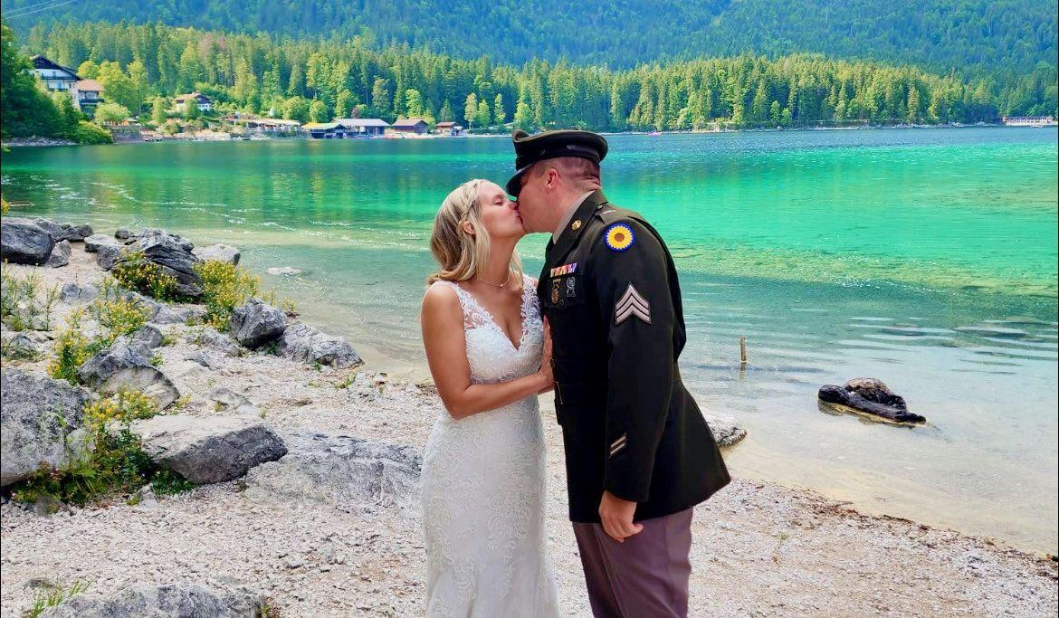 Amanda Adee and Jonathan Horveath's Wedding Website