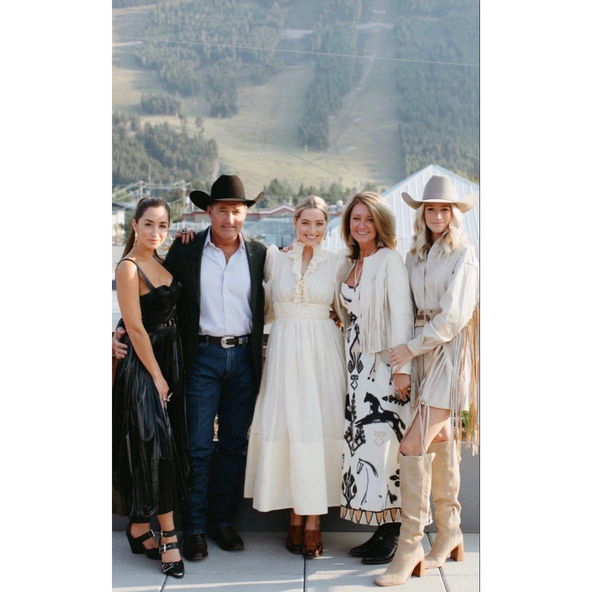 Madison Crouch and Tyler Gibbs' Wedding Website
