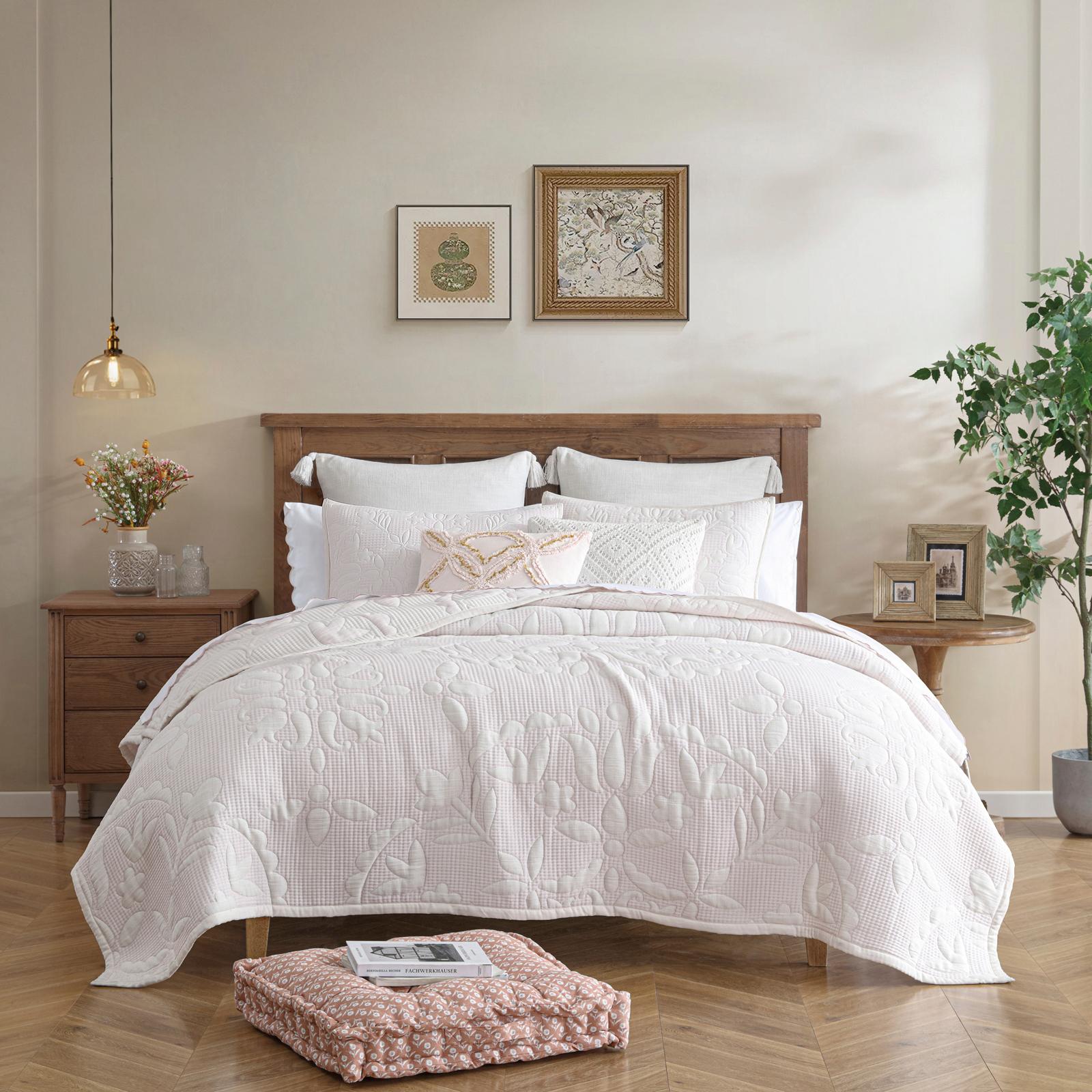 Peri Home, Medallion Floral 3-Piece Quilt Set | Zola
