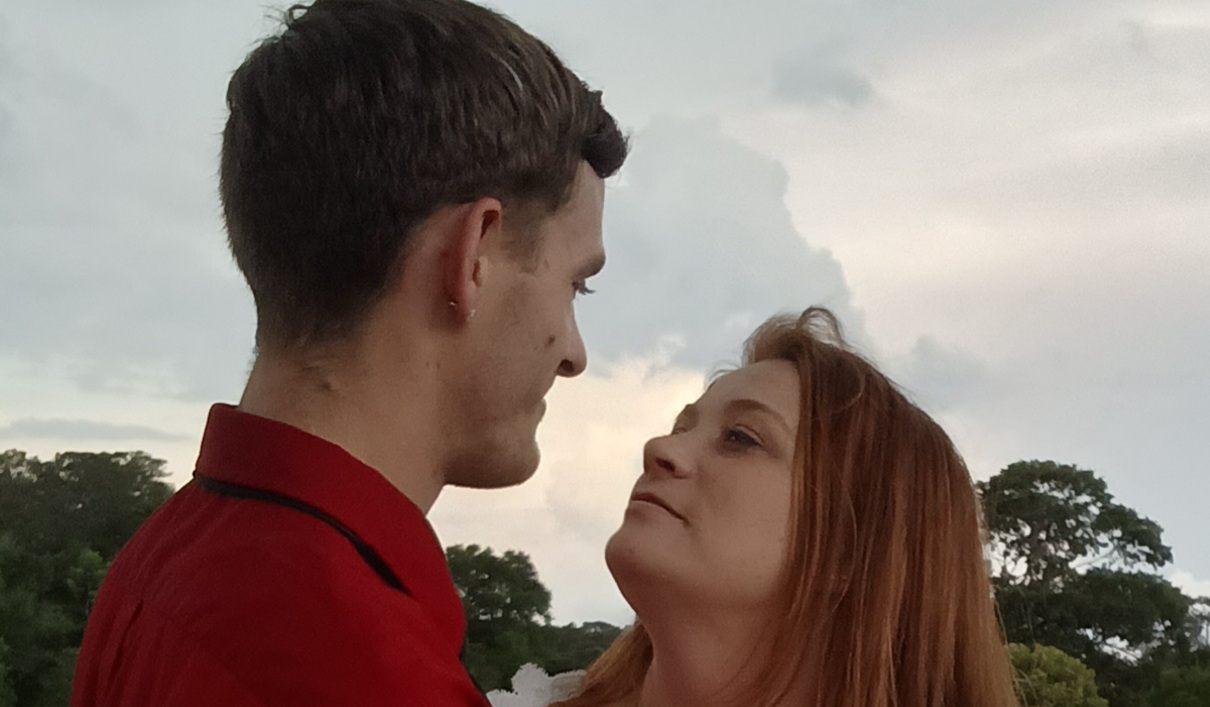 Leslie mooneyham and John Johnson's Wedding Website