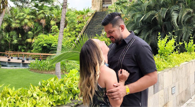 Denise Knowles and Carlos Castro's Wedding Website