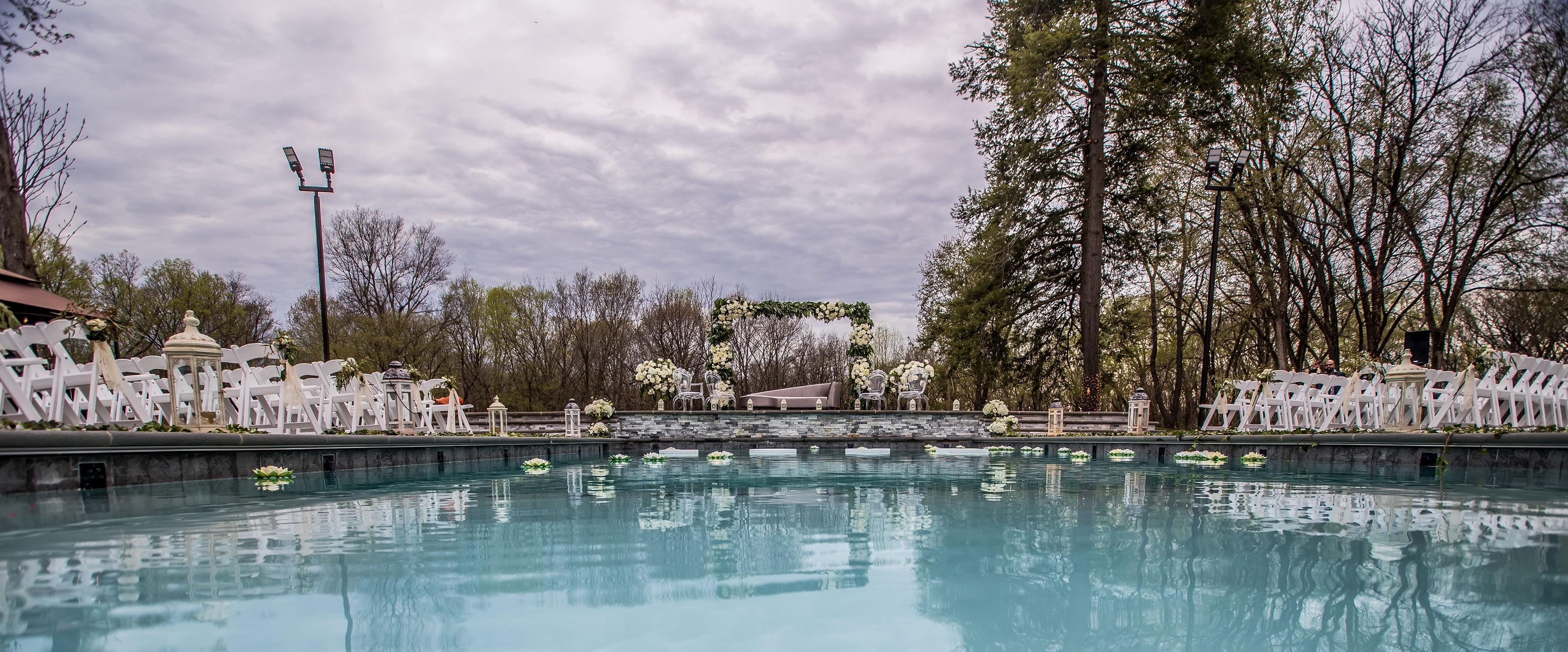 White's Ferry Manor | Wedding Venues | Cost, Reviews & Photos | Zola