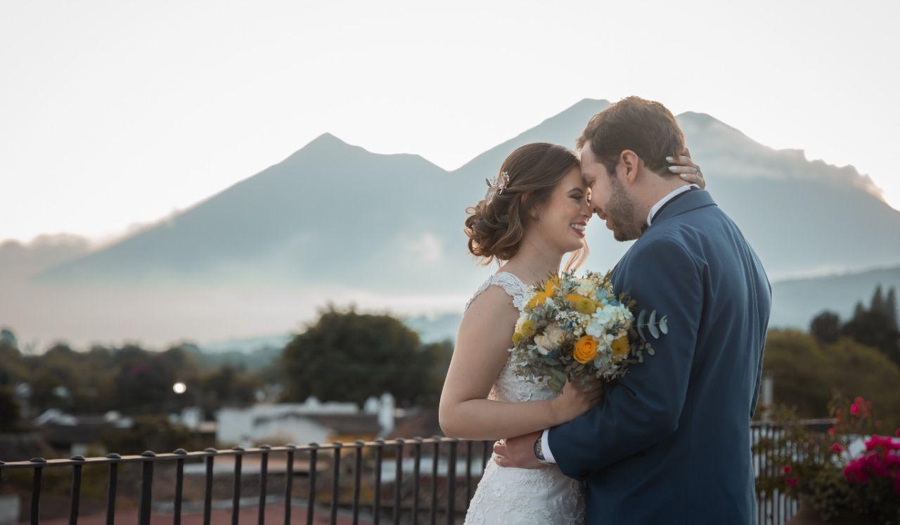 Victor Toledo and Ale De León's Wedding Website