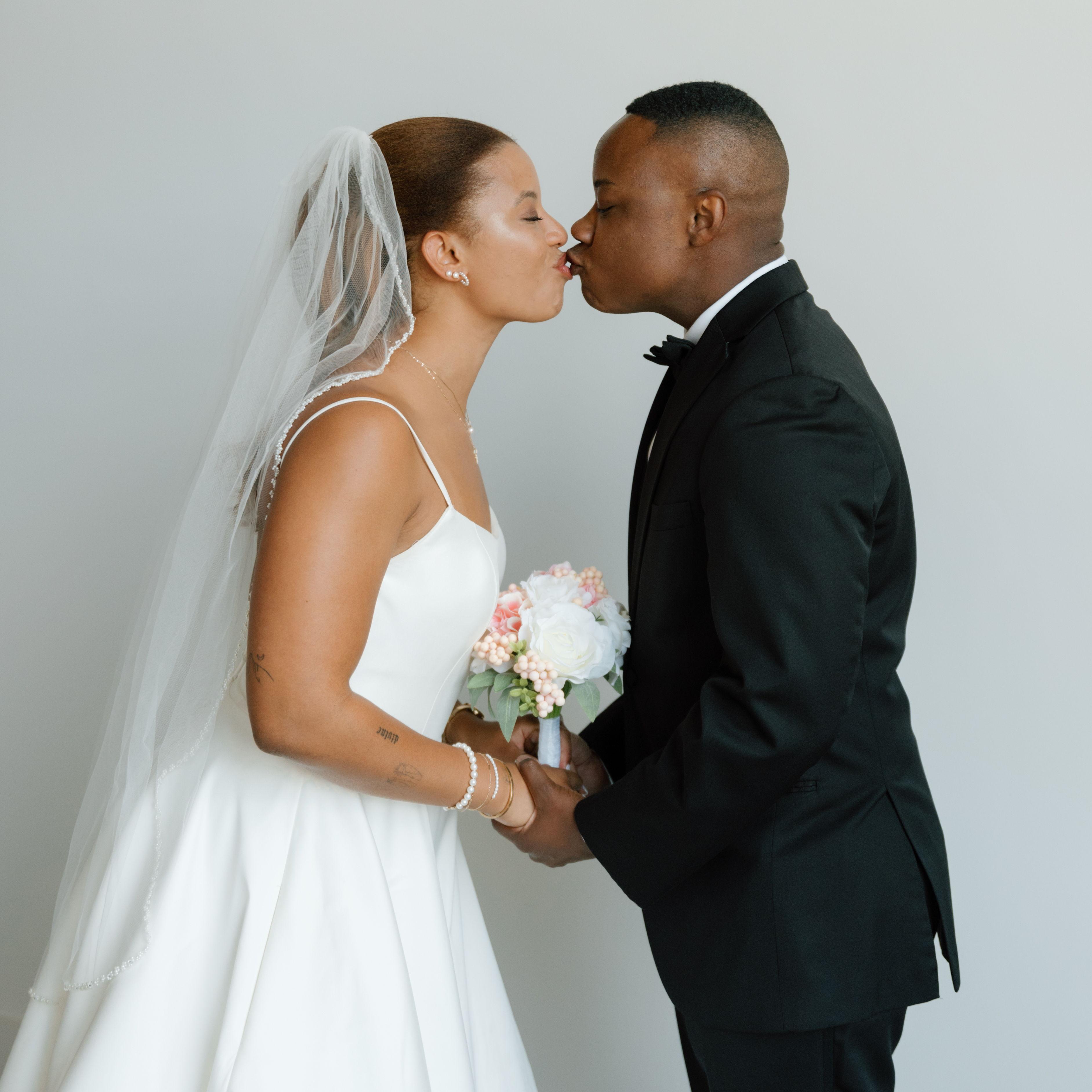 Alexis Cunningham and Taylor Cunningham's Wedding Website