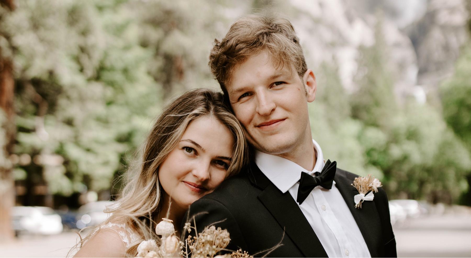 Alexis Gallaher and Devlin Urban's Wedding Website