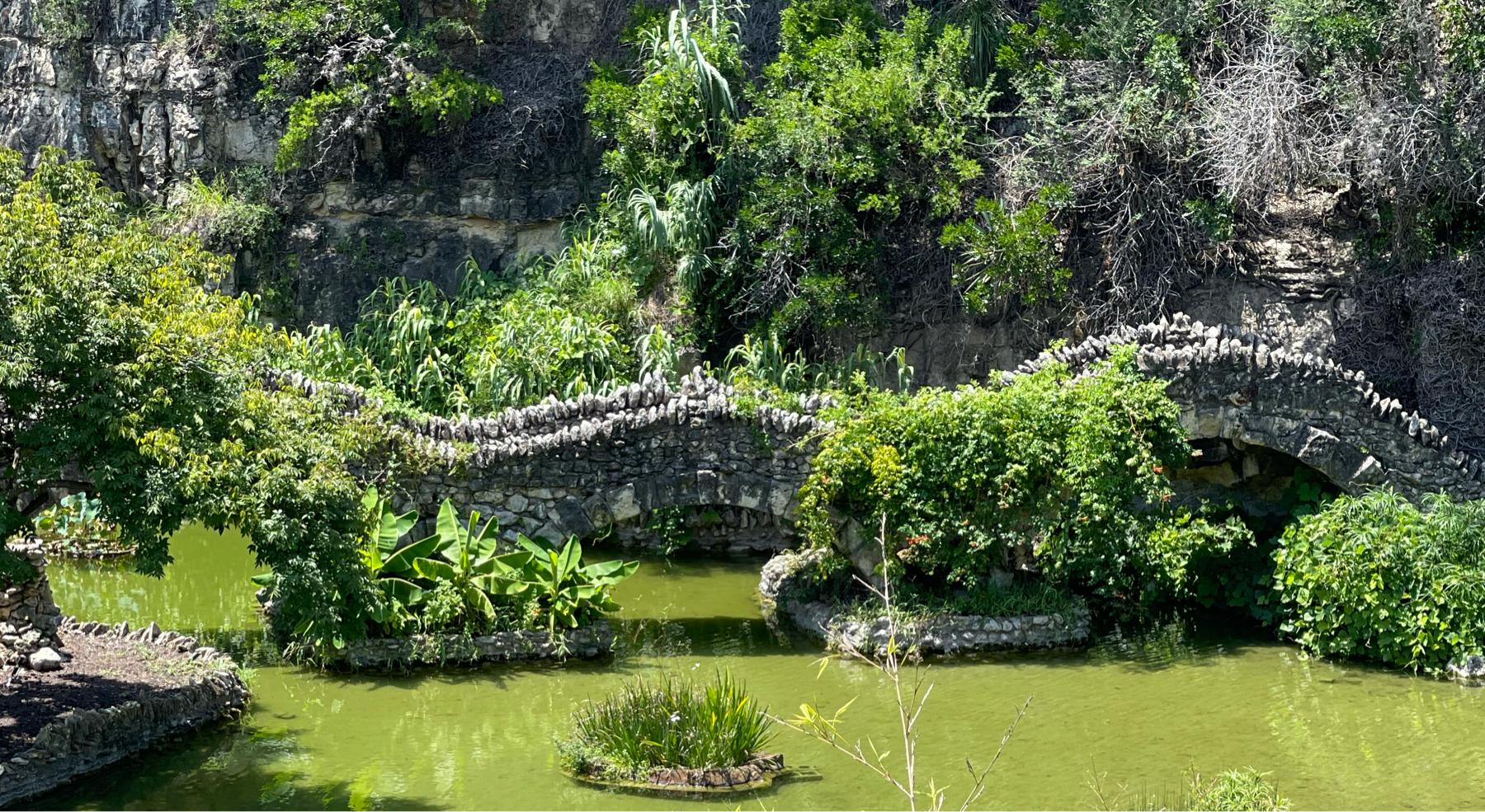 Emma Caparas and Garrett DeLong's Wedding Website