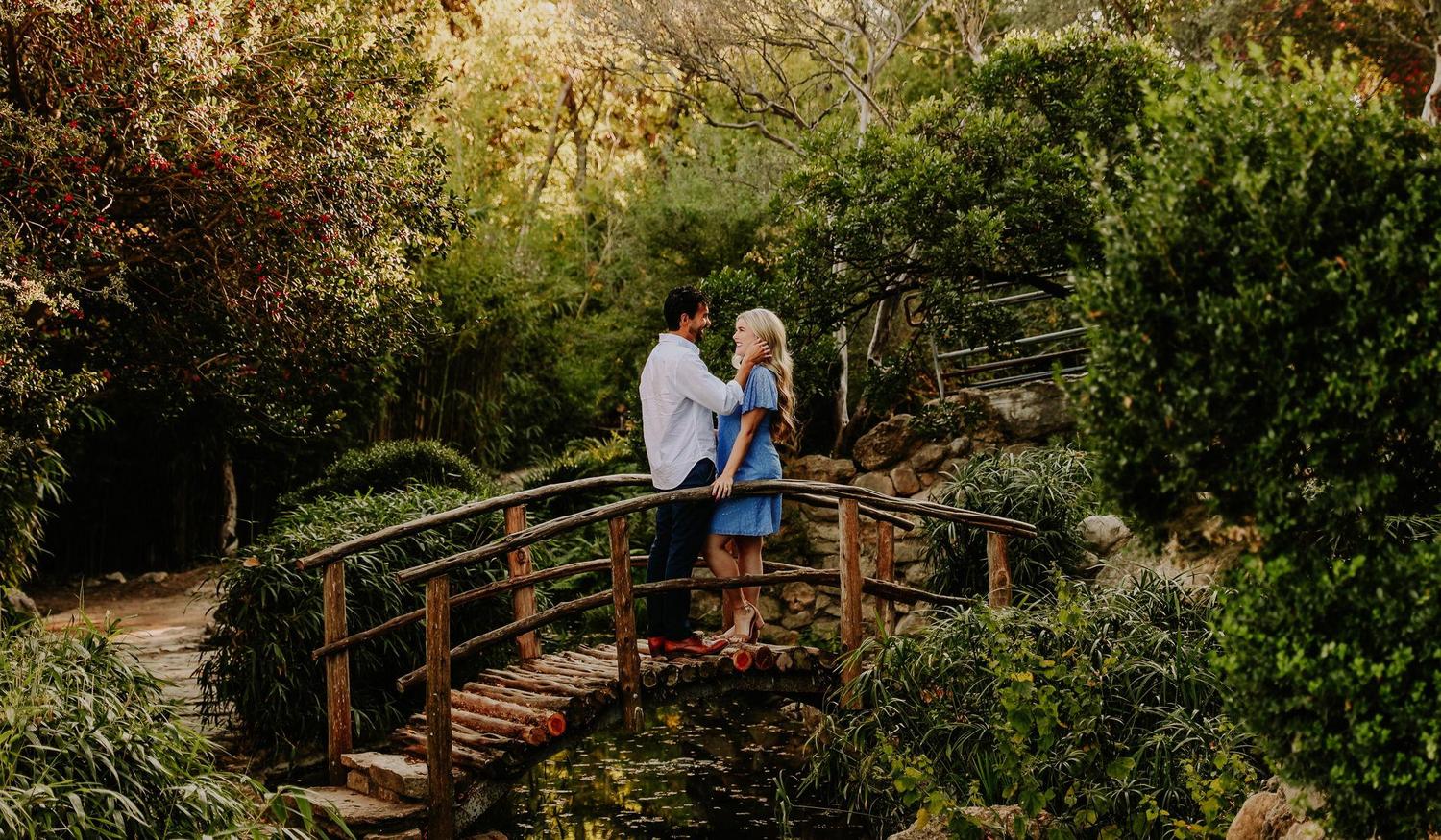 Allie Jones and Aaron Nuñez's Wedding Website