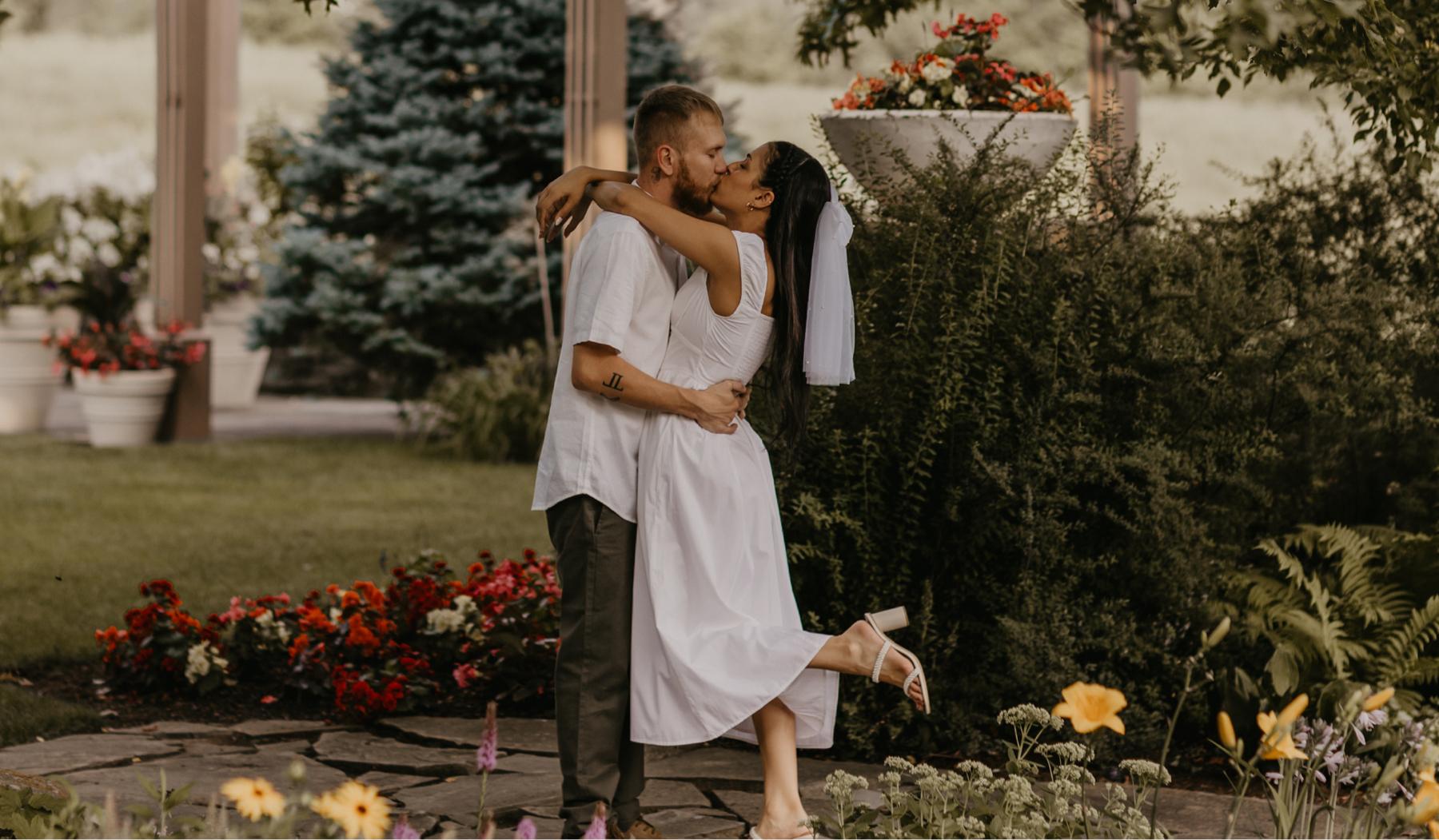 Amanda Colvin and Michael Mason's Wedding Website