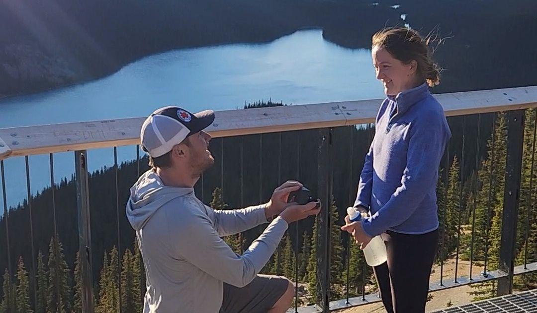 Sara Weeks and Brandon Arnold's Wedding Website