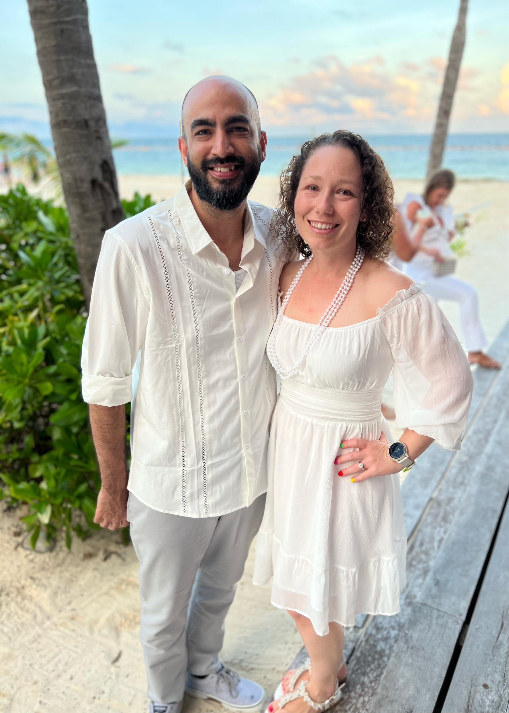 Carly Weeks and Jonathan Thomas' Wedding Website